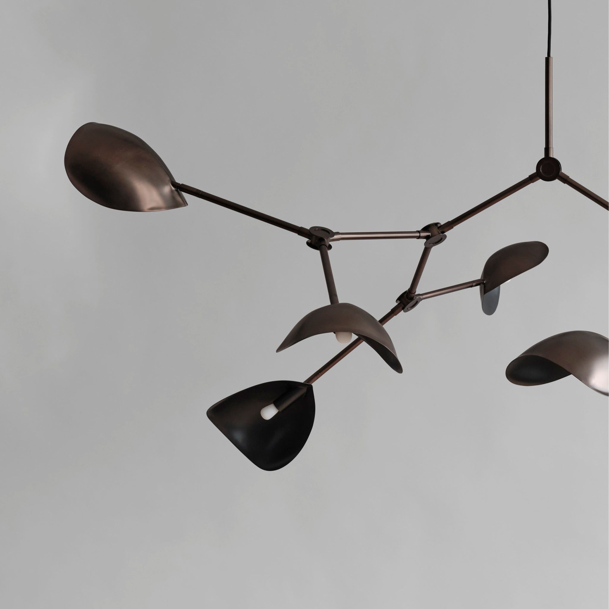 STINGRAY CHANDELIER GRANDE Brass pendant lamp By 101 Copenhagen ...
