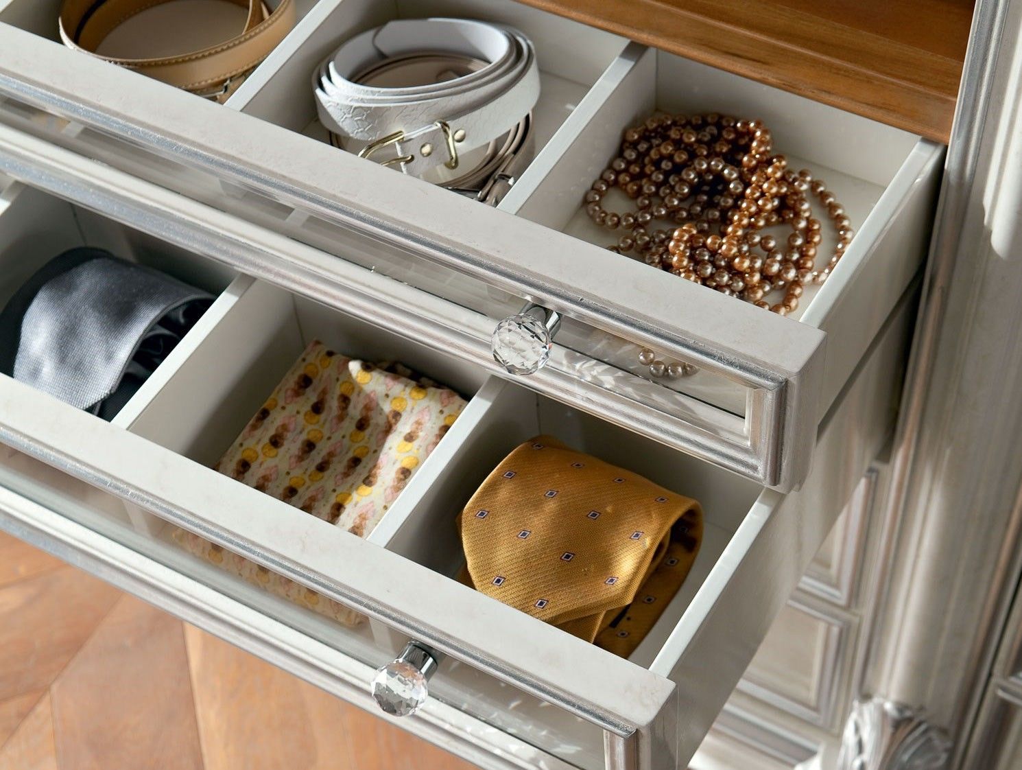 13909 | Walk-in wardrobe Walk-in wardrobe By Modenese Luxury Interiors