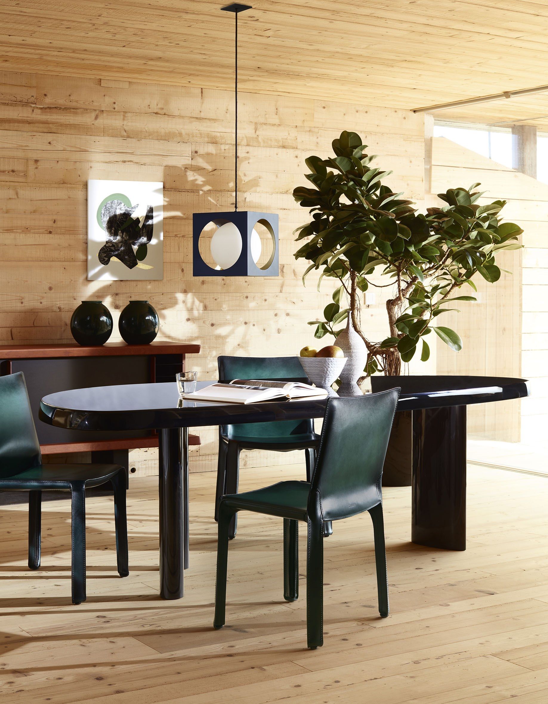 412 CAB Chair By Cassina | design Mario Bellini