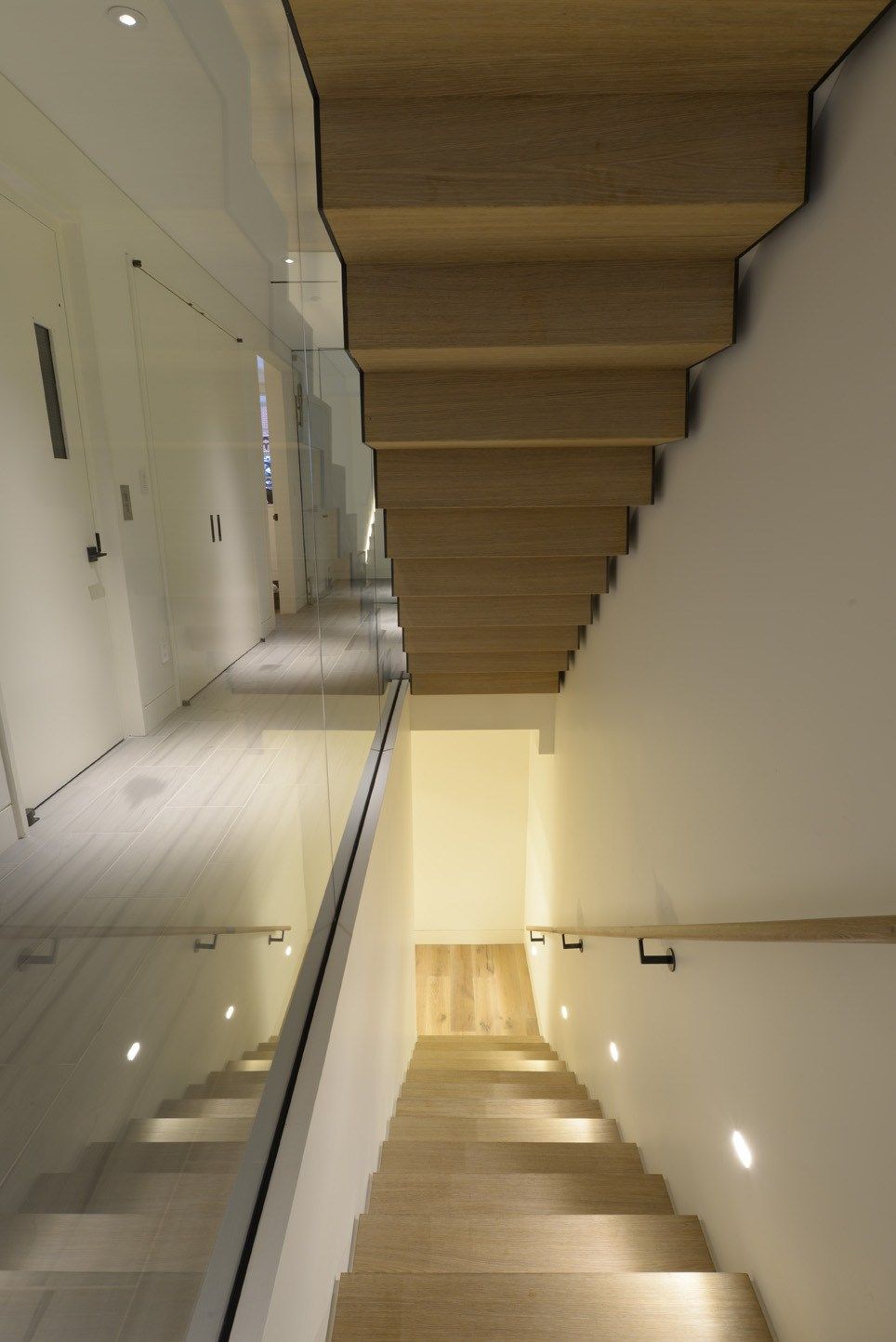 500 | Open staircase with lateral stringers By Interbau