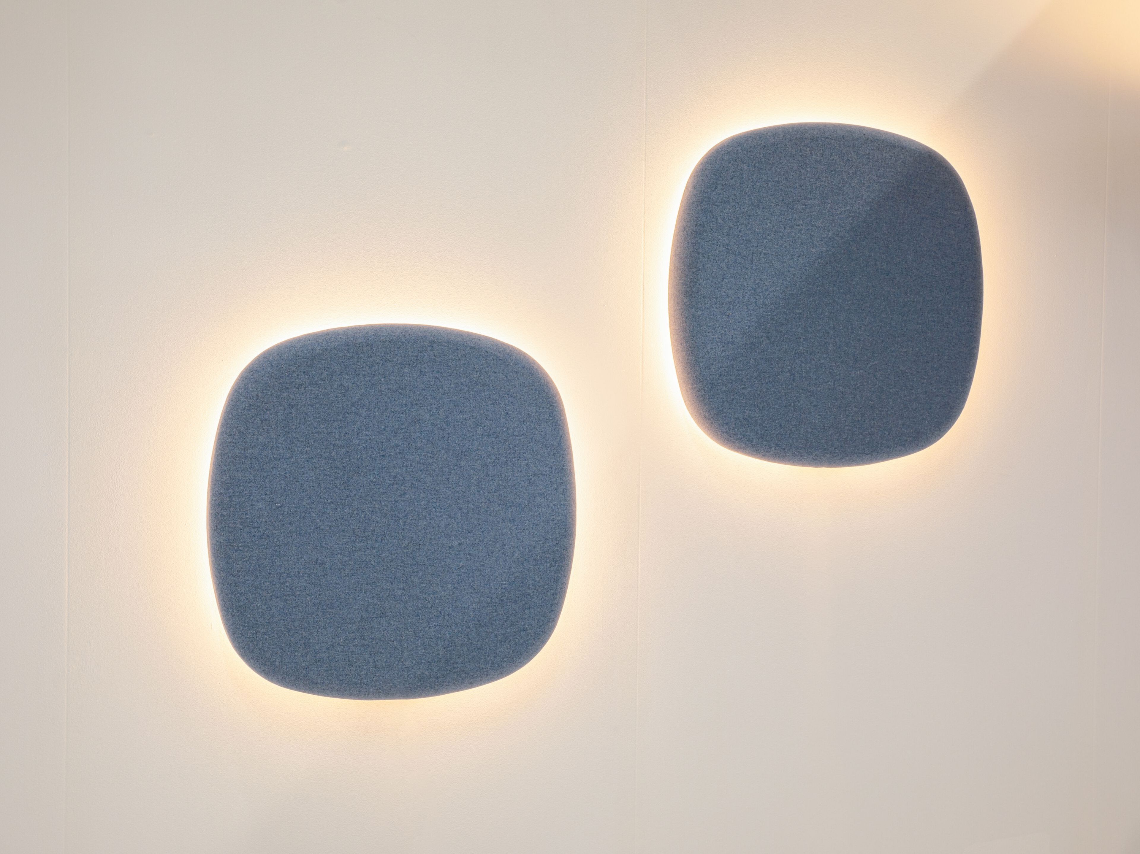 BuzziPebl Light Wall lamp By BuzziSpace