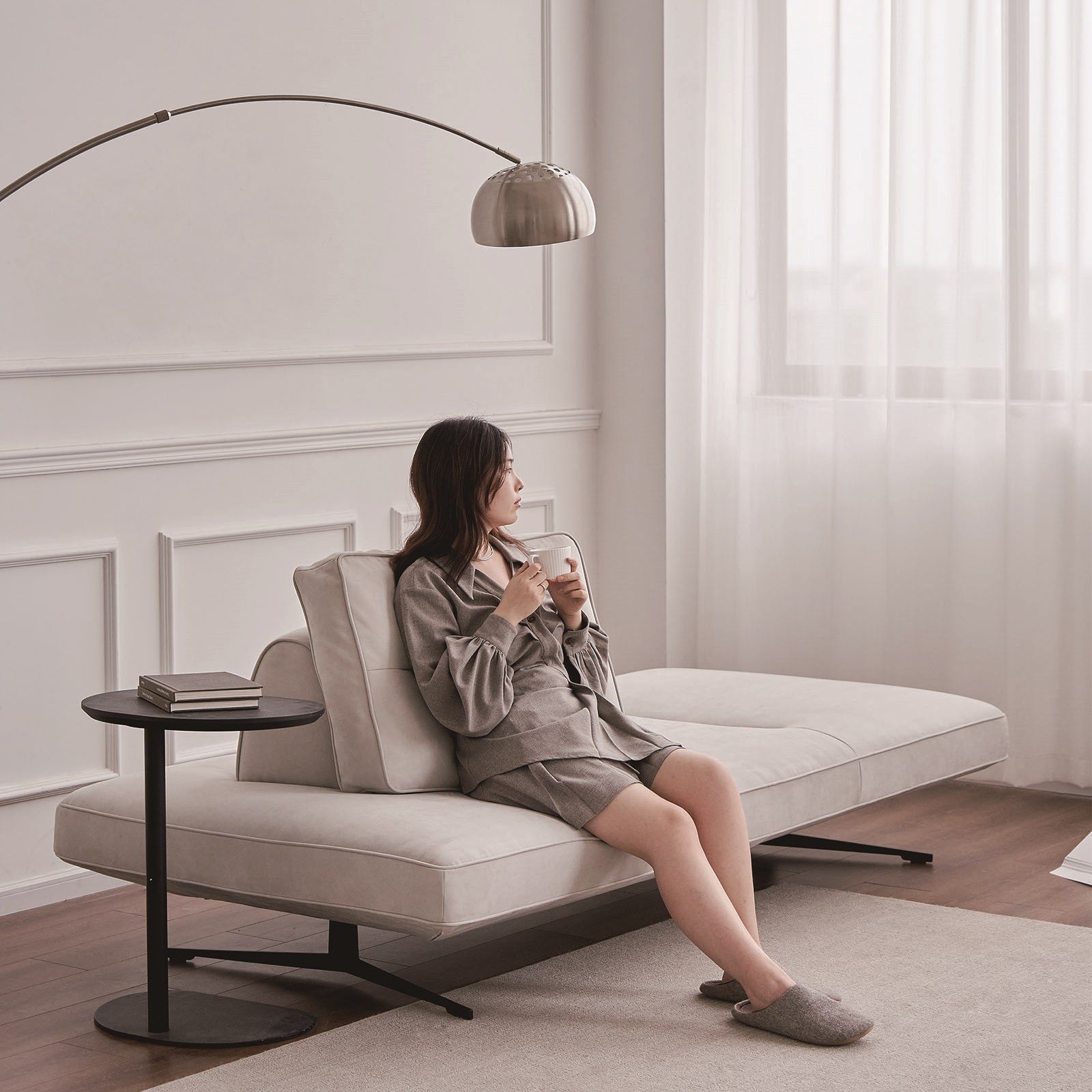 9-LAYER Upholstered fabric day bed By grado design