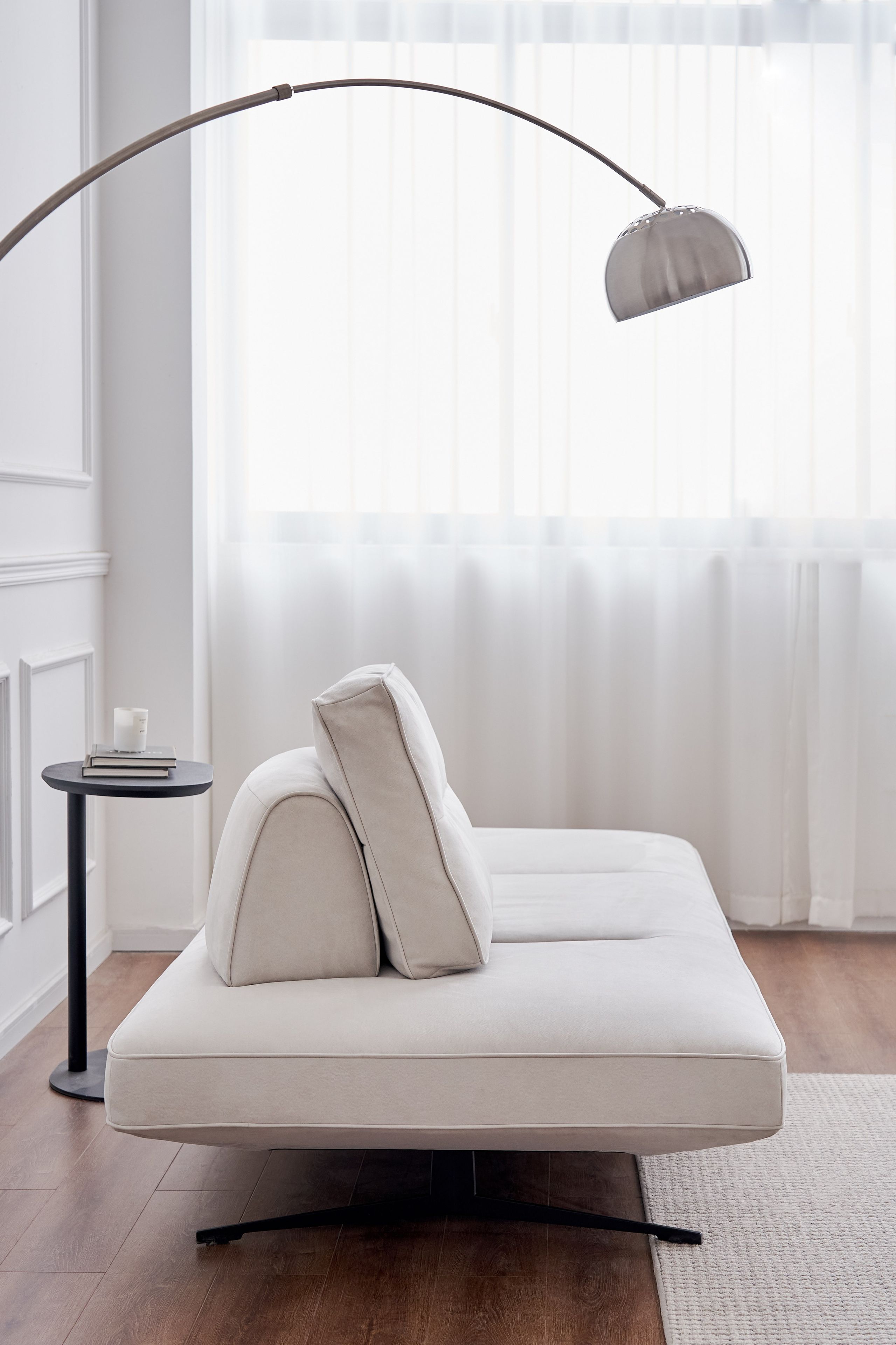 9-LAYER Upholstered fabric day bed By grado design