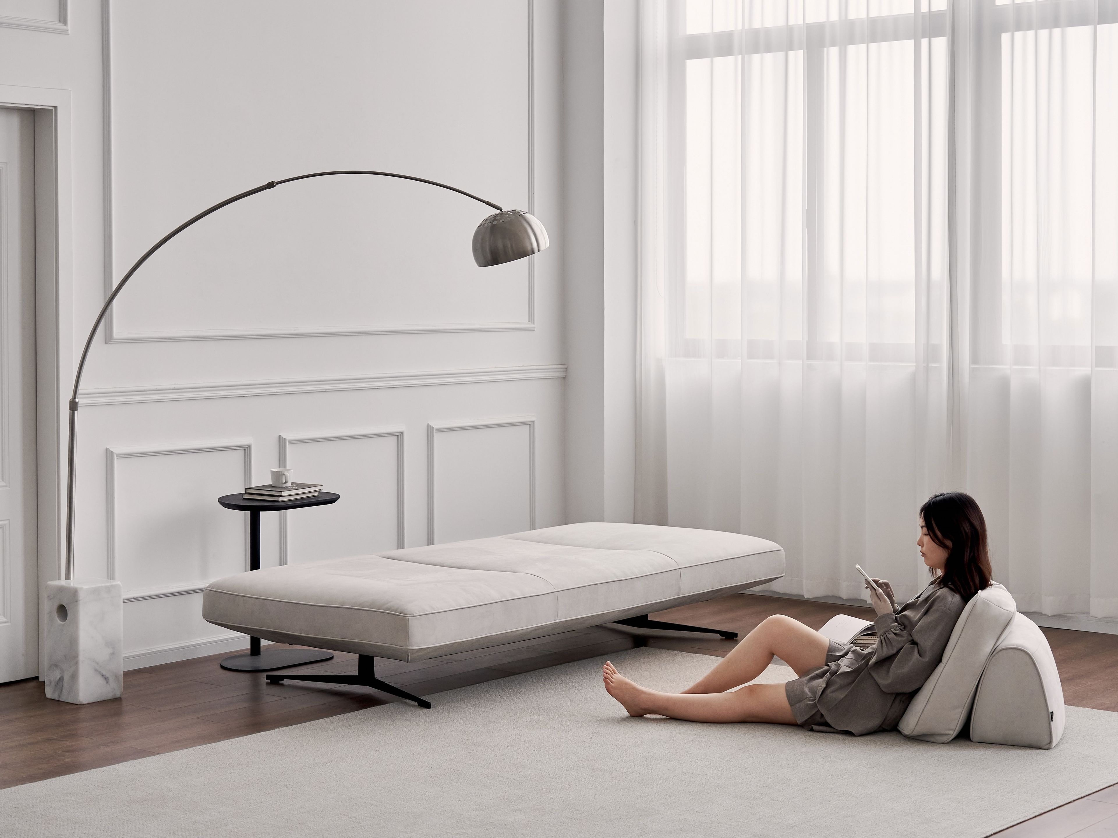 9-LAYER Upholstered fabric day bed By grado design