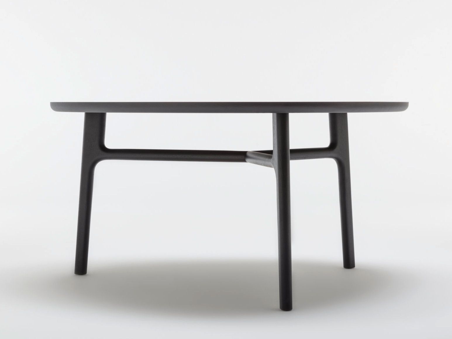 ROLF BENZ 909 | Dining table By Rolf Benz design Sebastian Herkner