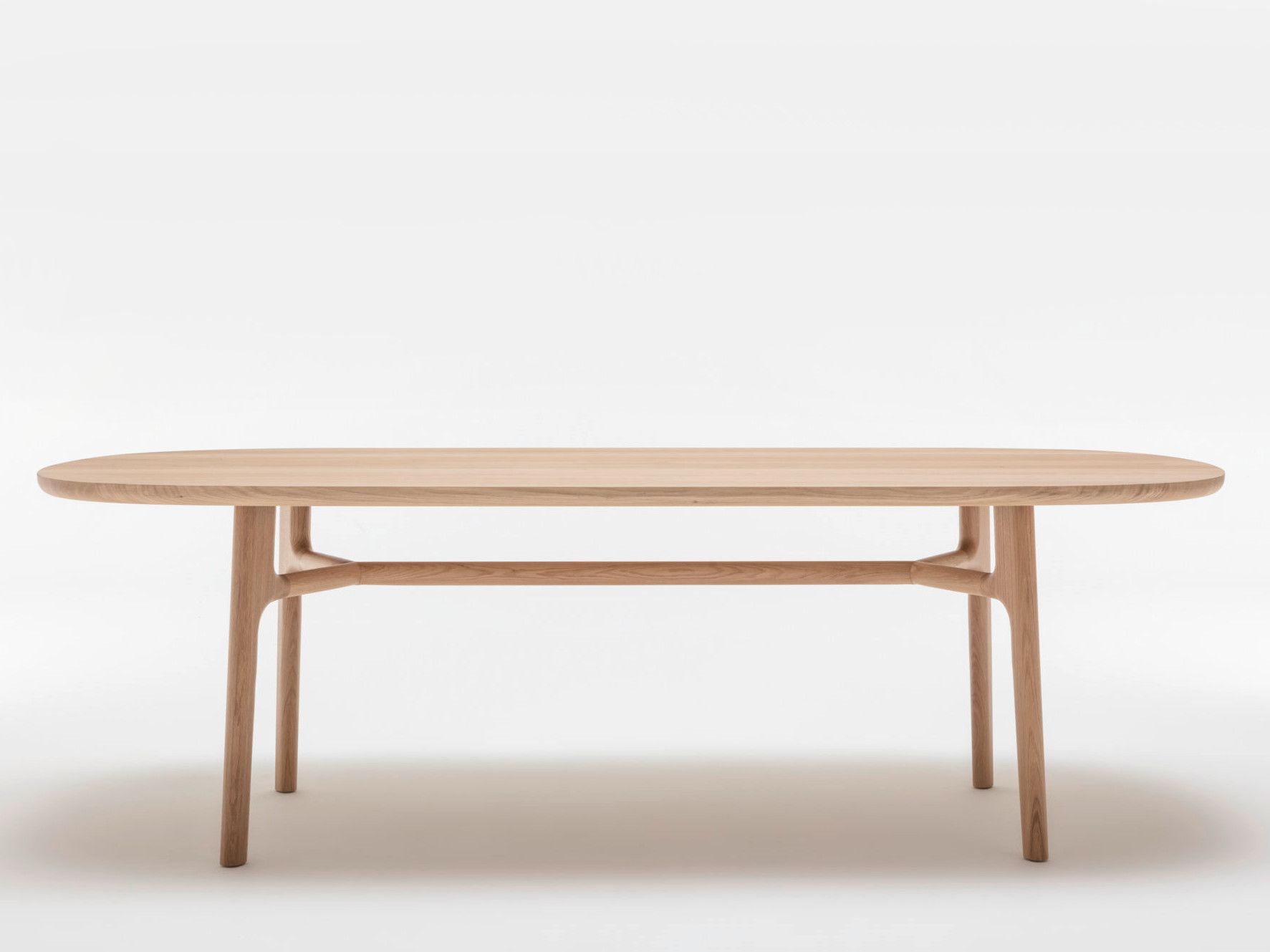 ROLF BENZ 909 | Rectangular table By Rolf Benz design Sebastian Herkner
