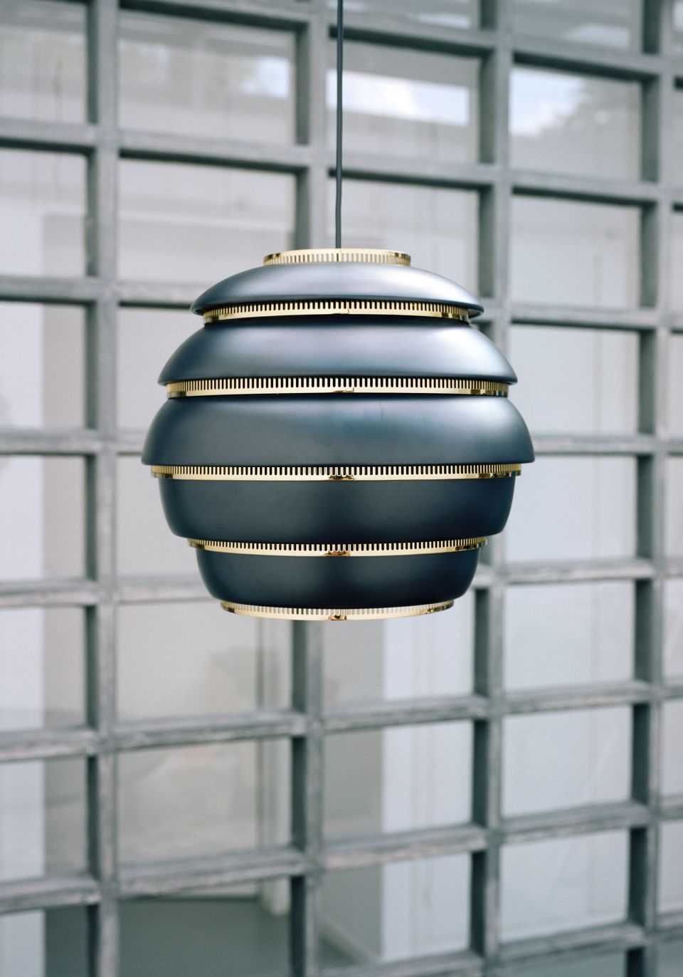 A331 “BEEHIVE“ | Pendant lamp Aluminium pendant lamp By Artek | design ...