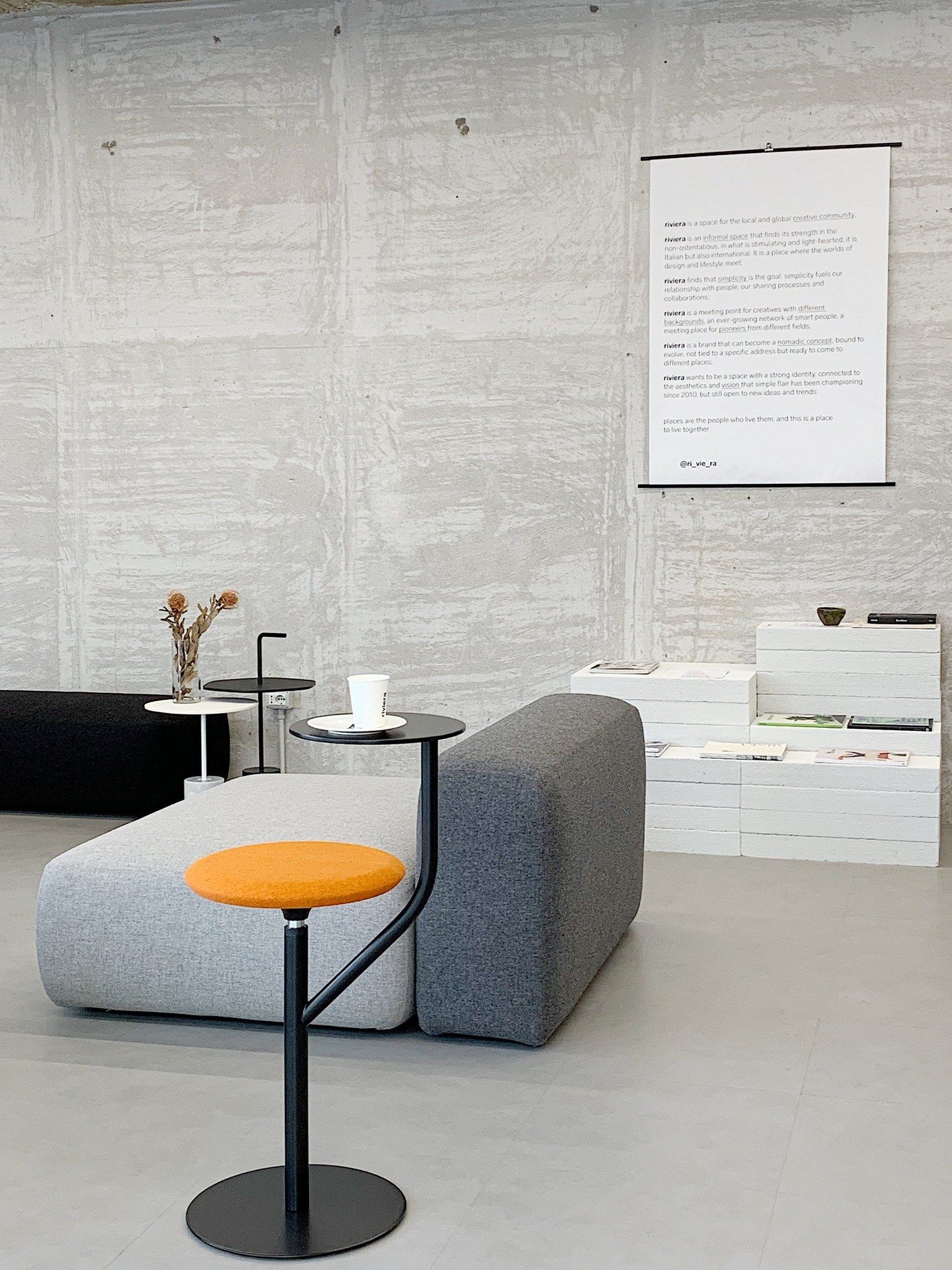 AARON Stool with integrated table By Lapalma | design Pio & Tito Toso