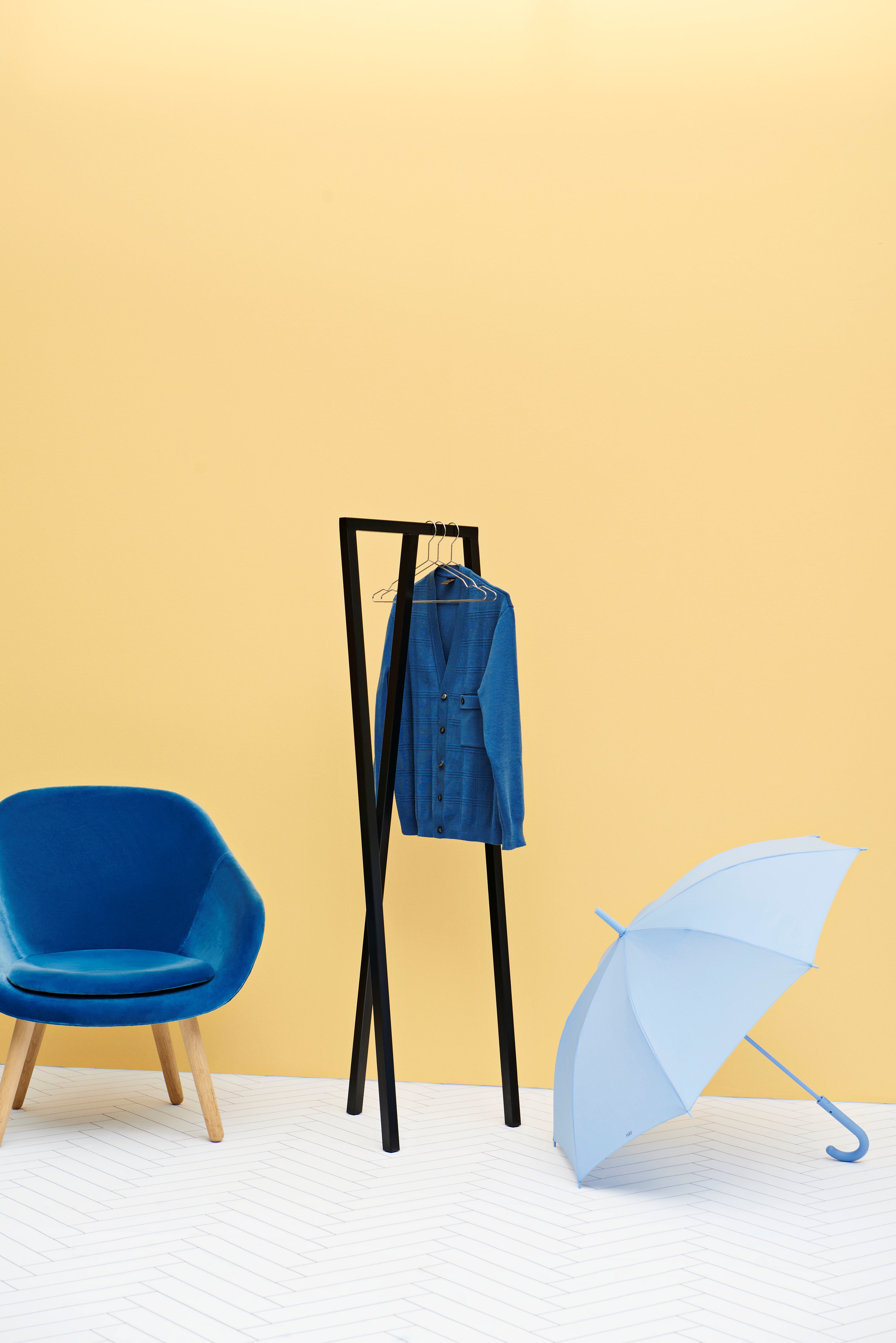 Poltroncina imbottita con braccioli ABOUT A LOUNGE CHAIR AAL82 By Hay ...