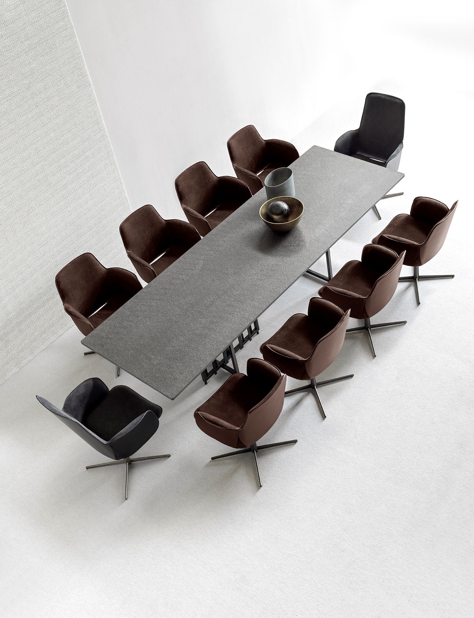 ADELE | Granite table By fasem design Archirivolto