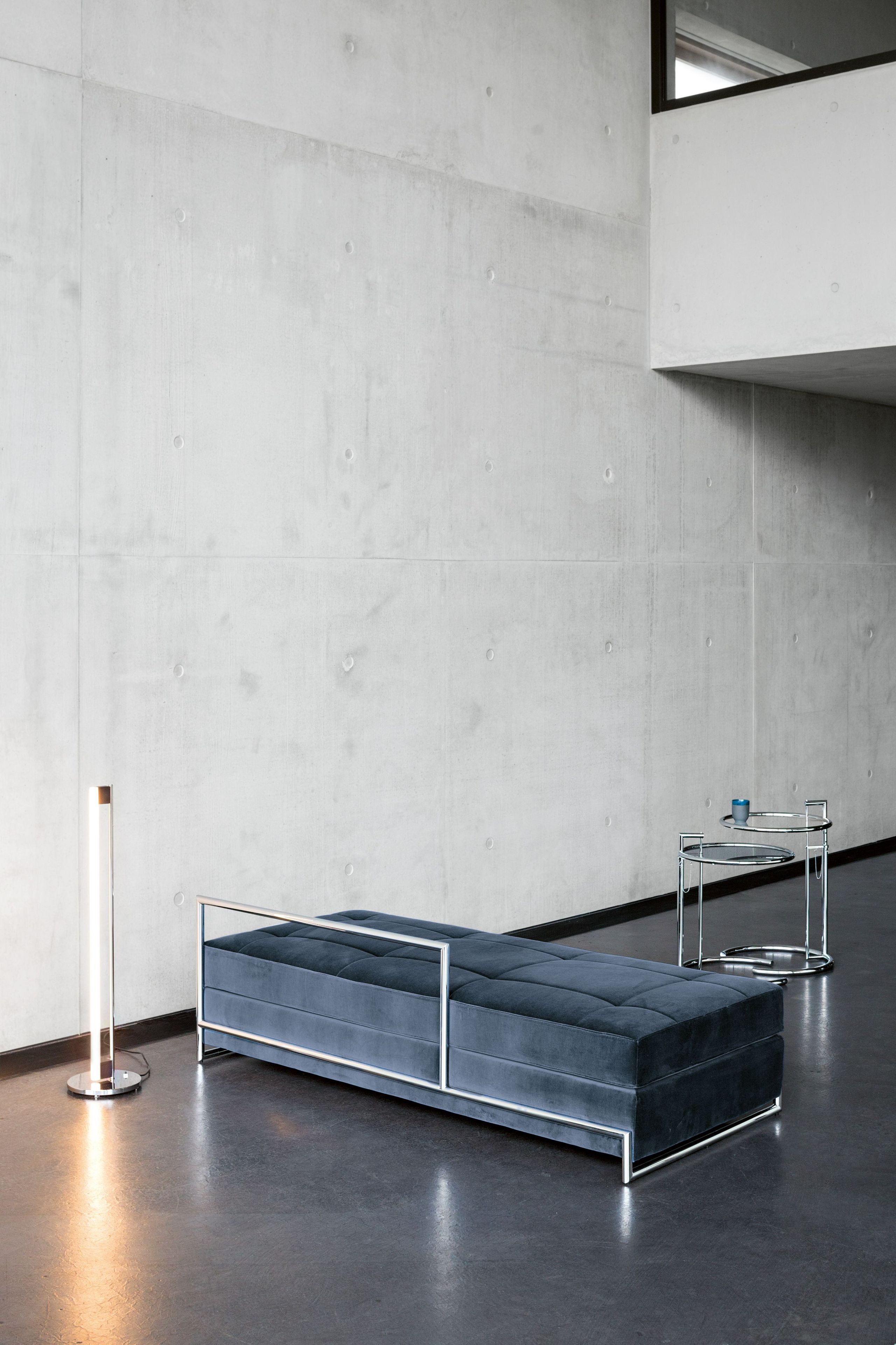 ADJUSTABLE TABLE E 1027 Coffee table By ClassiCon