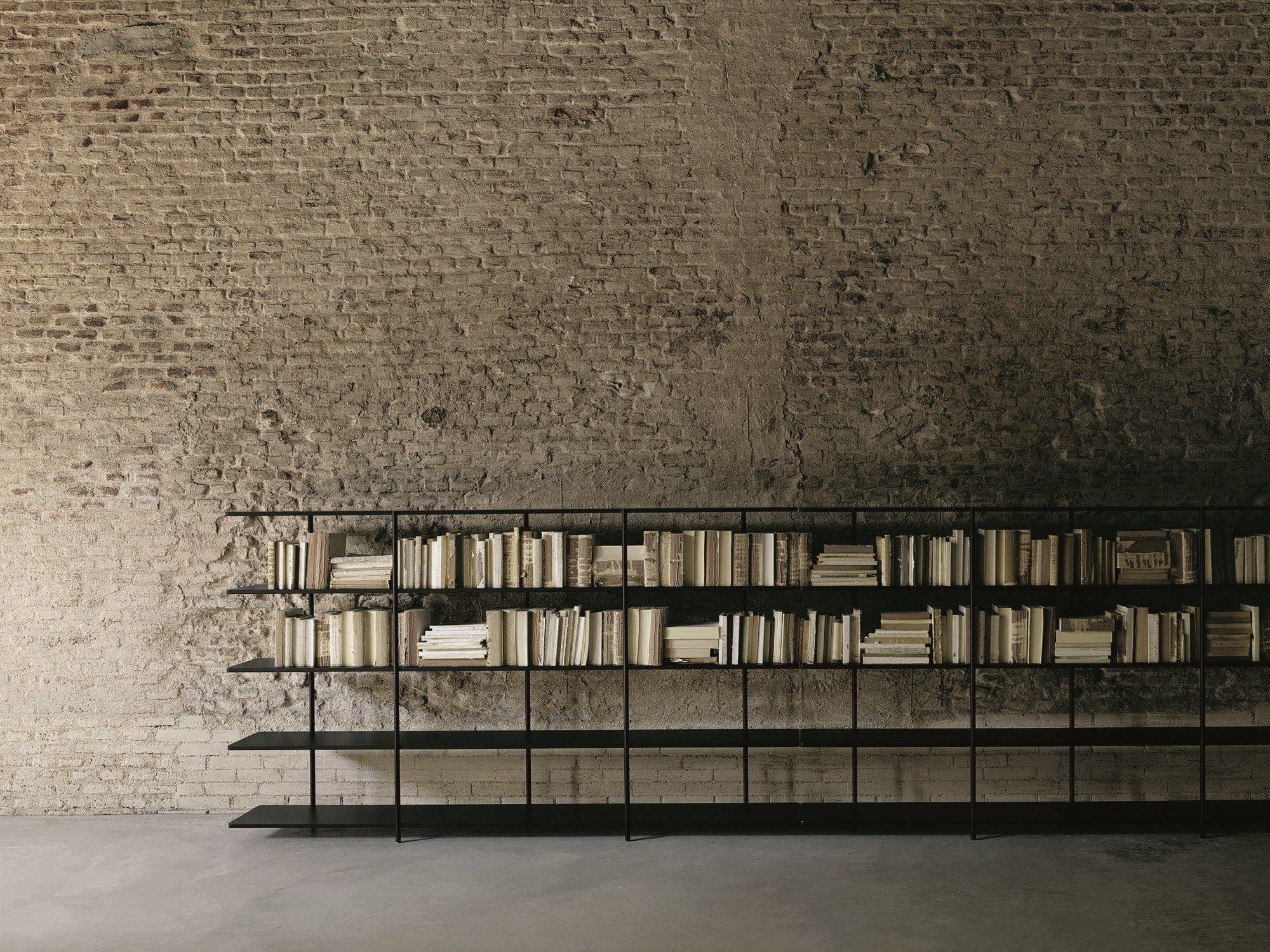 AERO Freestanding double-sided bookcase By Living Divani | design Shibuleru