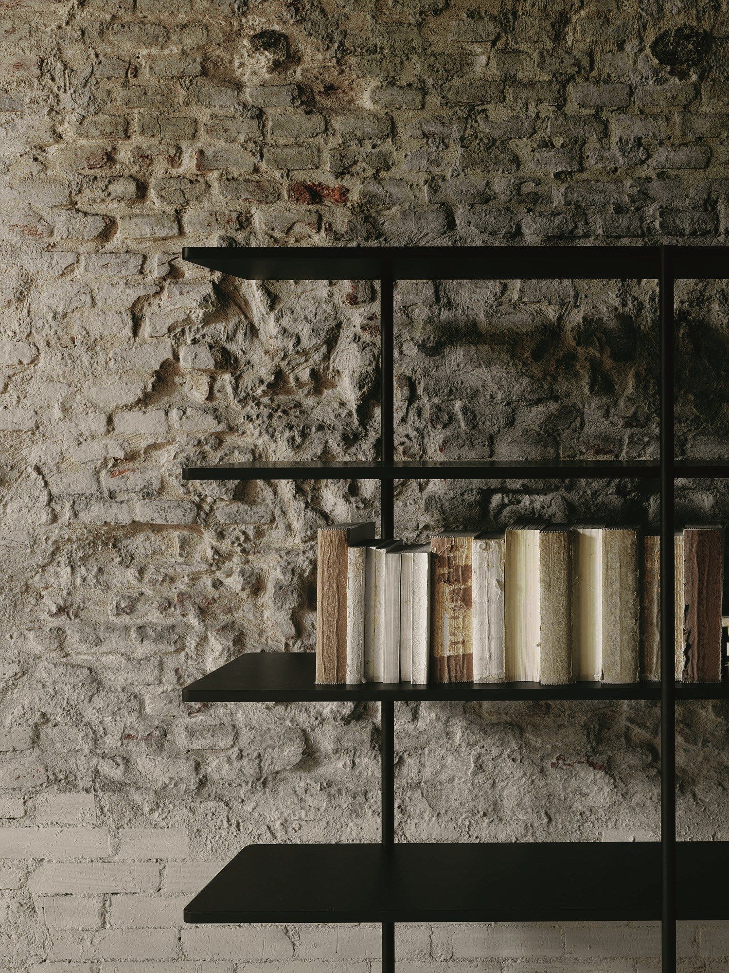AERO Freestanding double-sided bookcase By Living Divani | design Shibuleru