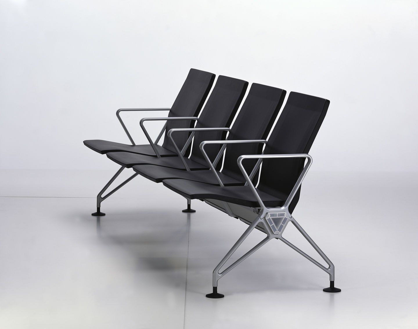 AIRLINE | Expanded polyurethane beam seating By Vitra design Foster ...