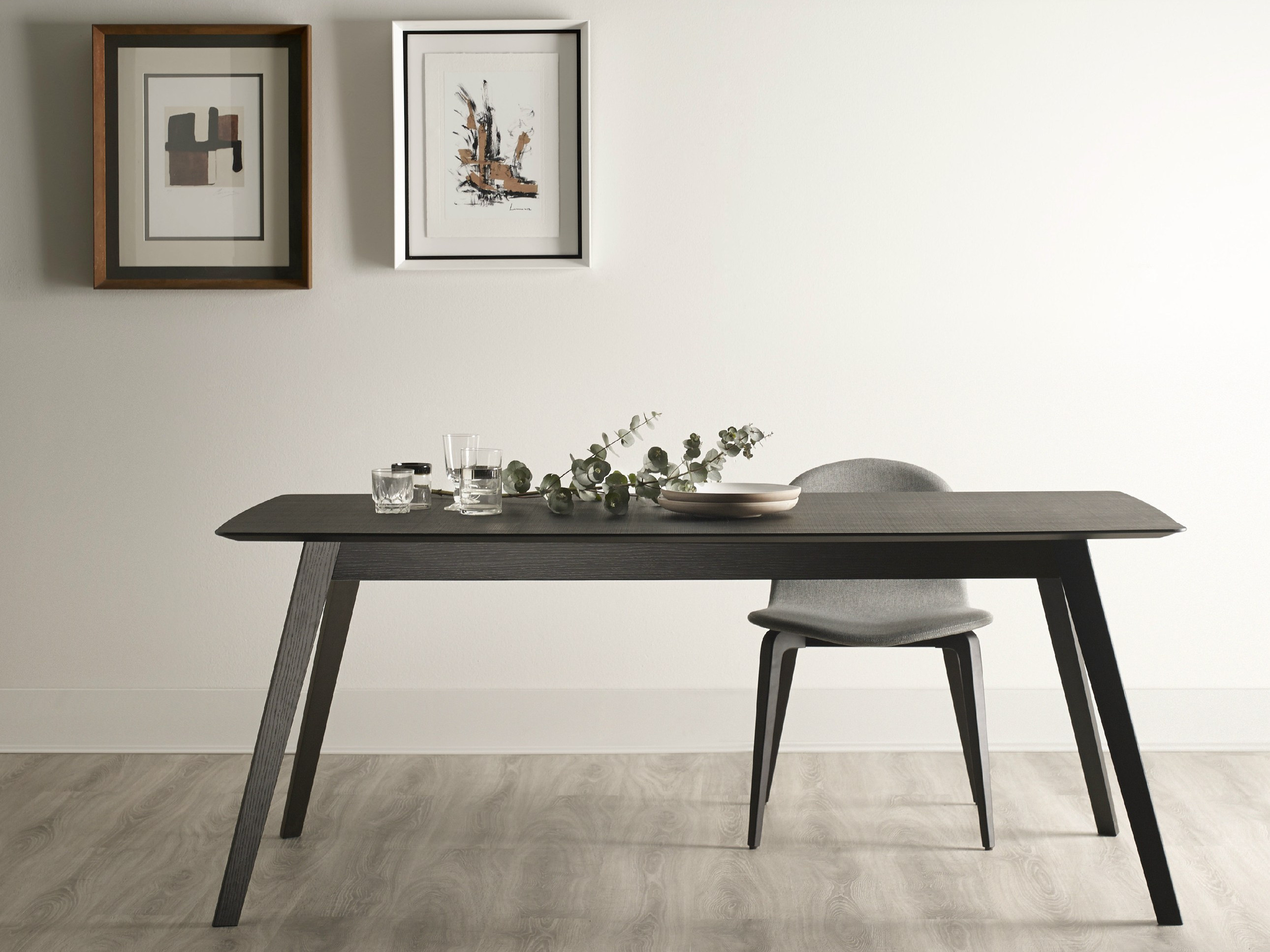 Aise Tavolo allungabile in legno By TREKU | design Ibon Arrizabalaga