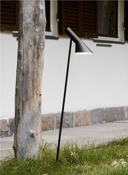 AJ GARDEN Bollard light By Louis Poulsen | design Arne Jacobsen
