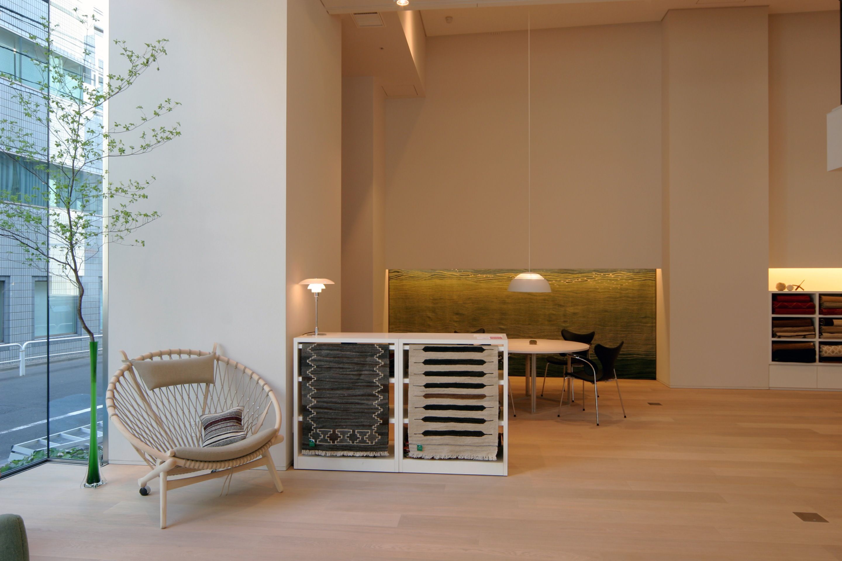 AJ ROYAL pendant lamp By Louis Poulsen design Arne Jacobsen