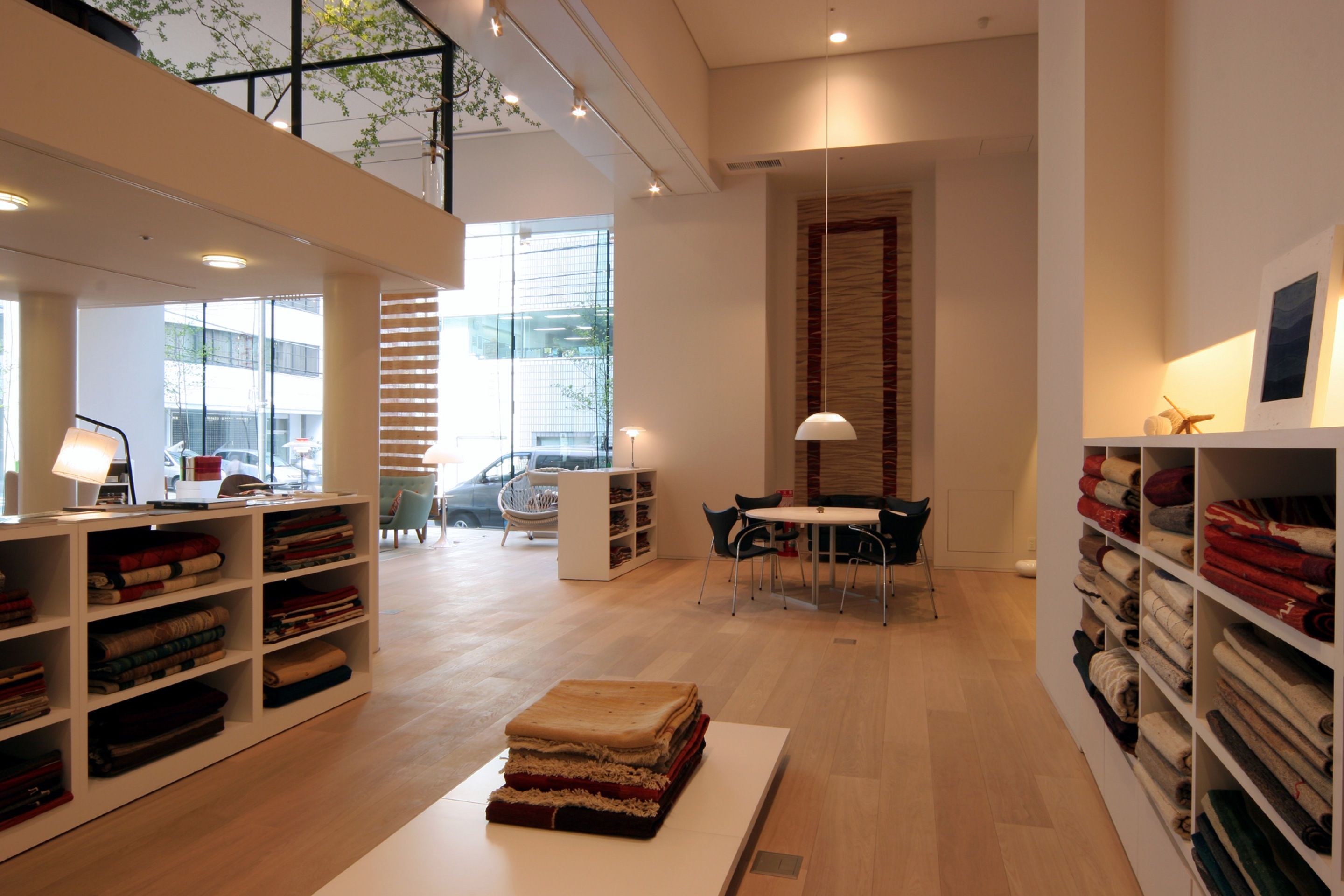 AJ ROYAL pendant lamp By Louis Poulsen design Arne Jacobsen