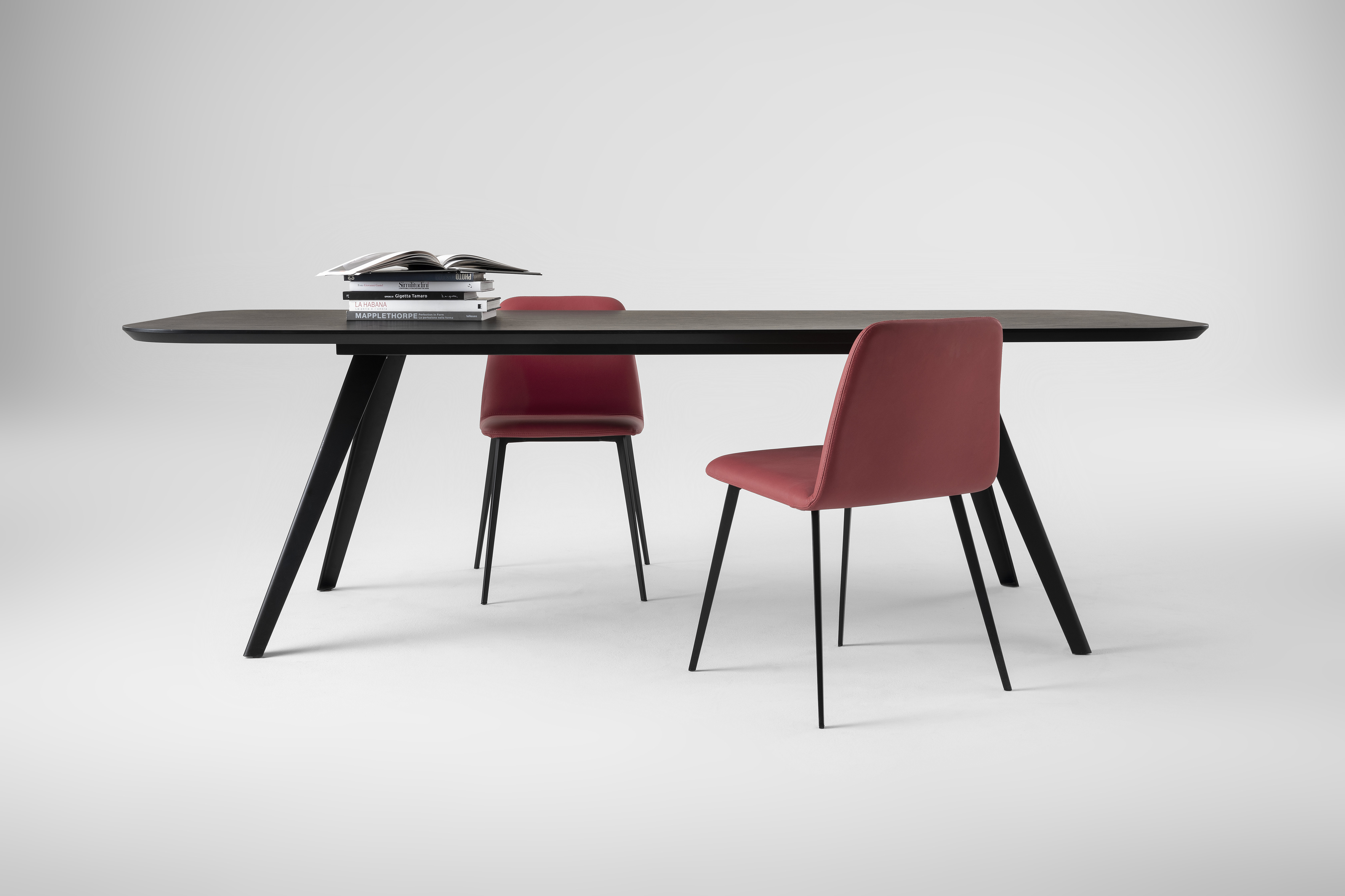 AKY MET | Dining table By TrabA' design Emilio Nanni