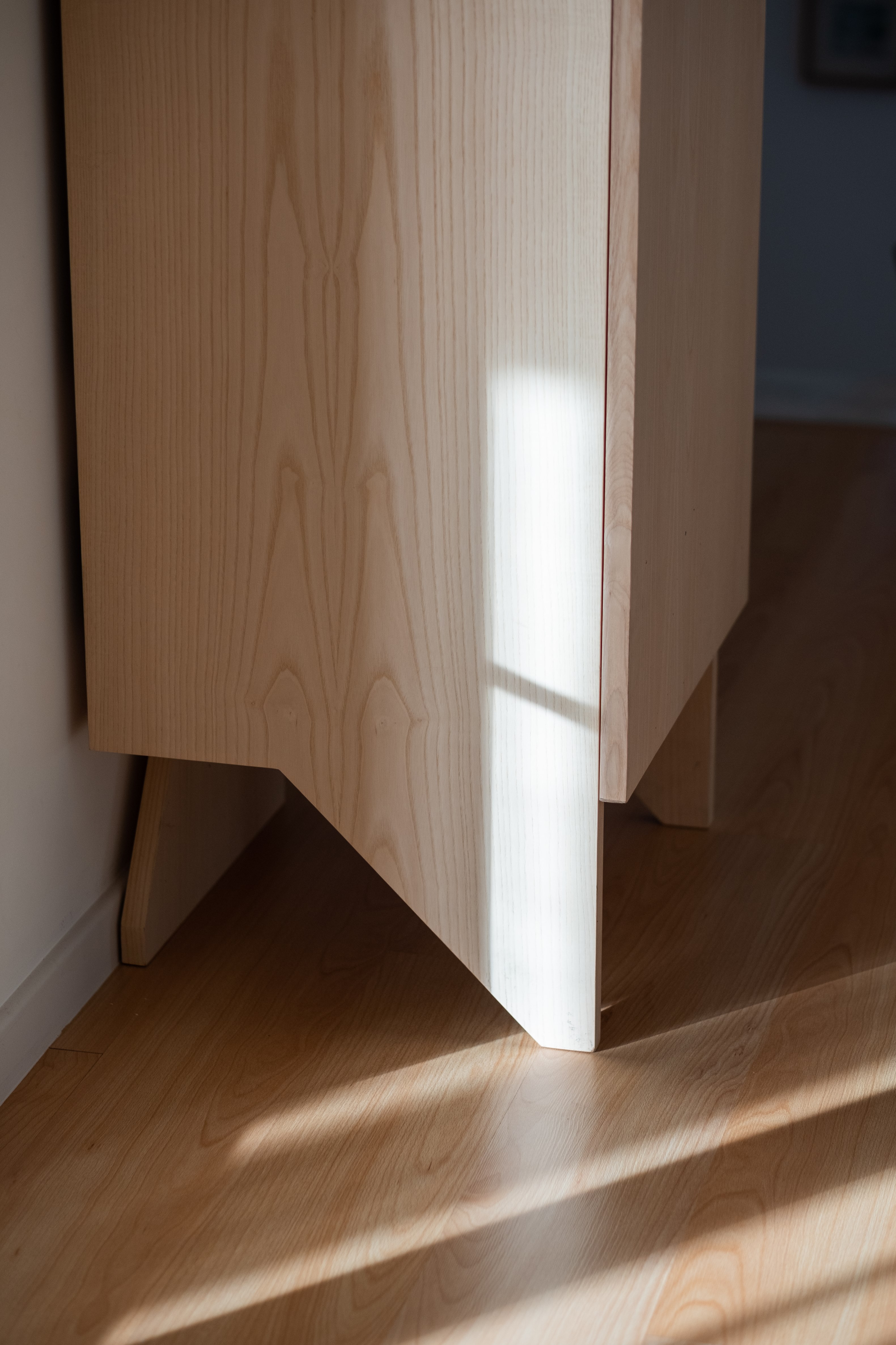 ALFAMA Wooden wardrobe with 1 door By MOR DESIGN | design Alvaro Siza ...