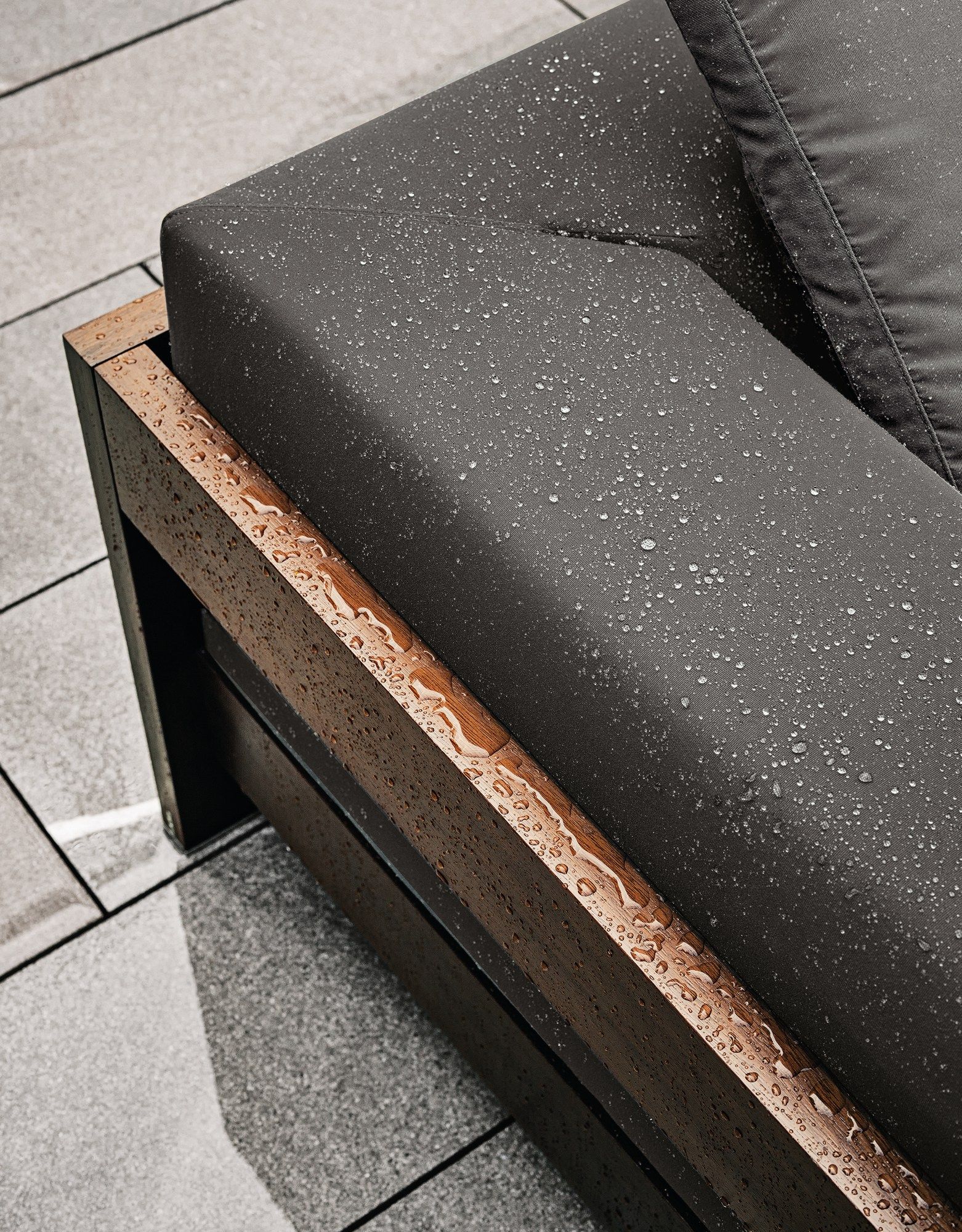 ALISON IROKO OUTDOOR By Minotti design Roberto Minotti, Rodolfo Dordoni