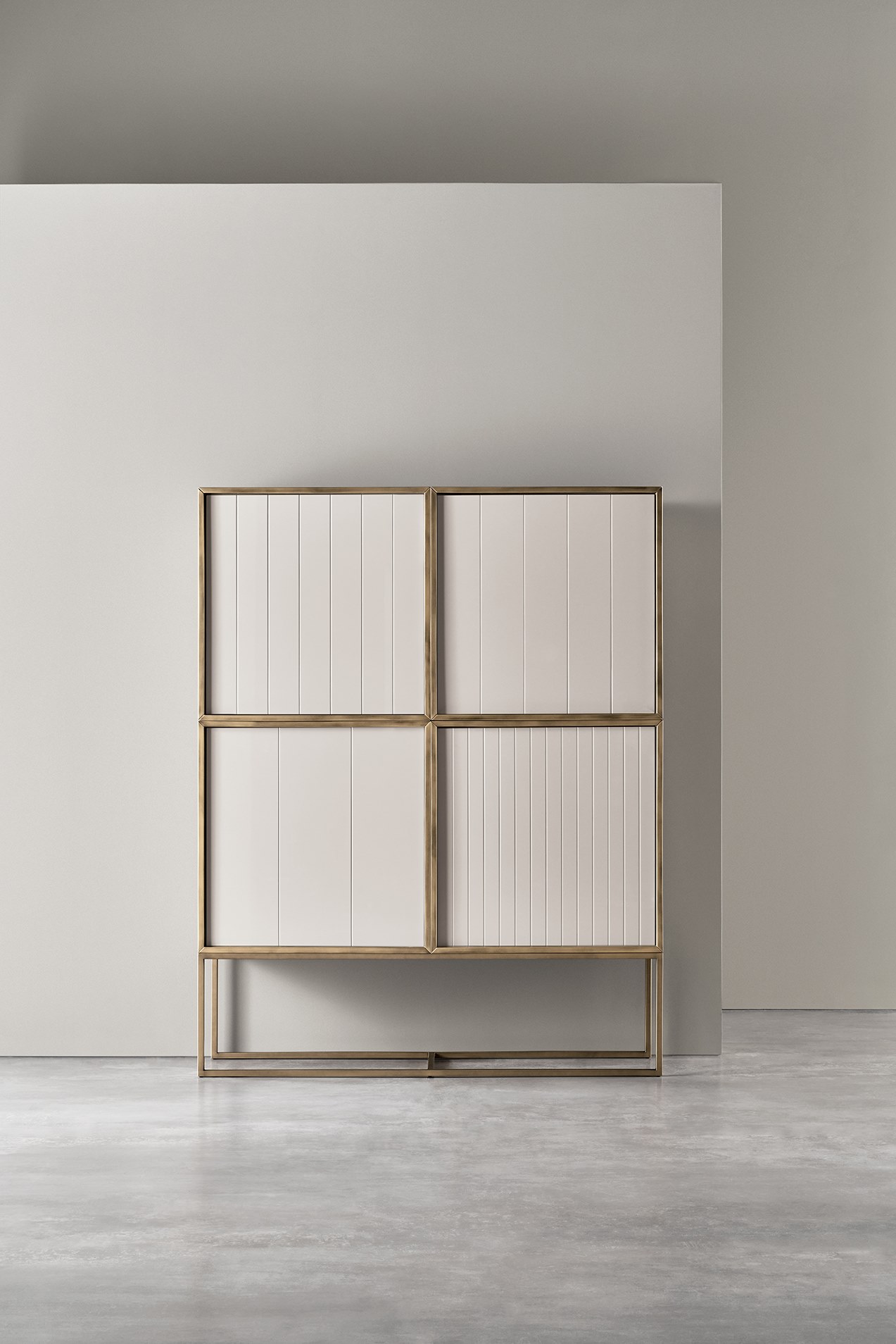 AMADEUS Wall cabinet with door By Meridiani | design Andrea Parisio