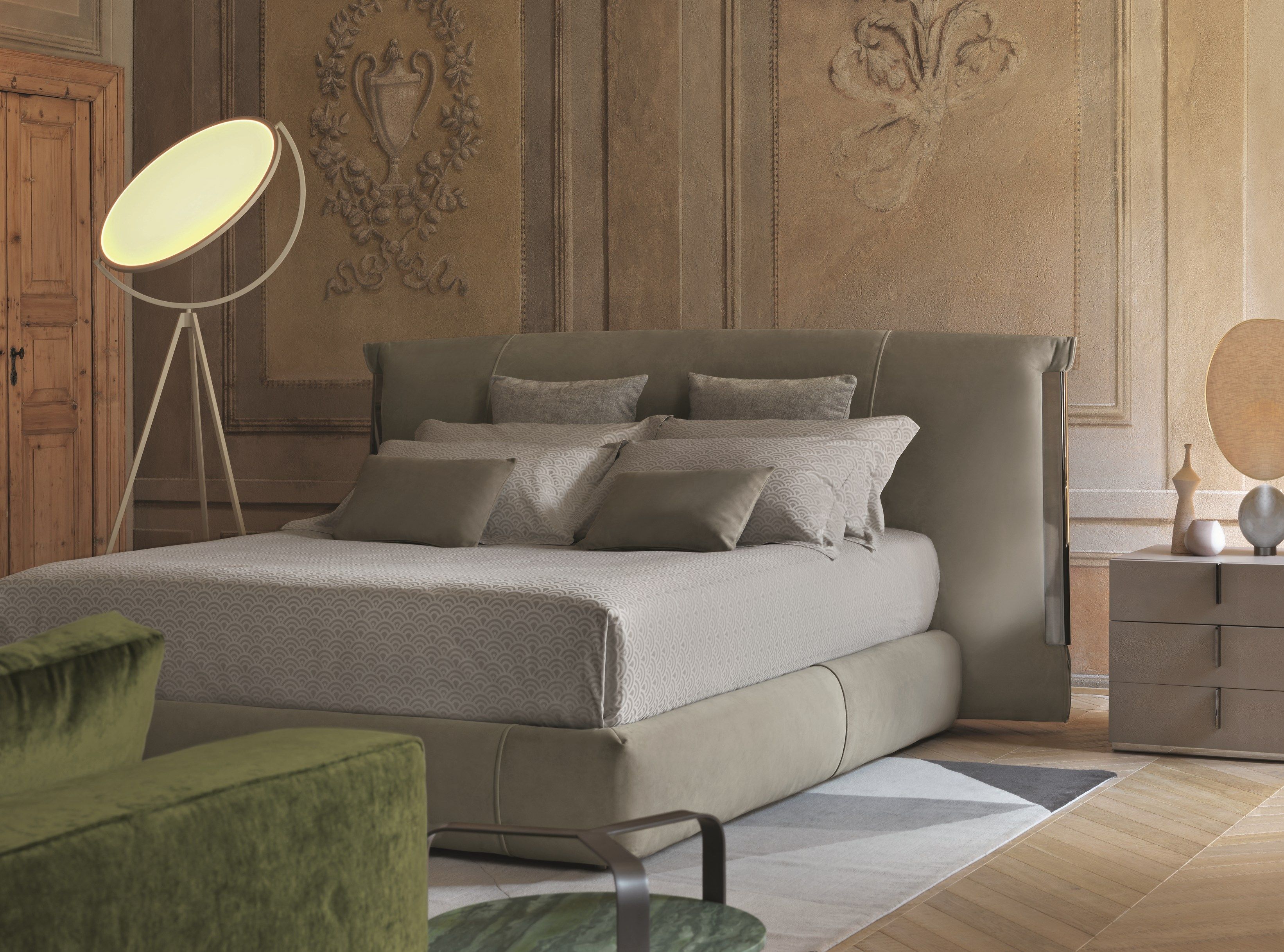 AMAL Upholstered double bed By Flou