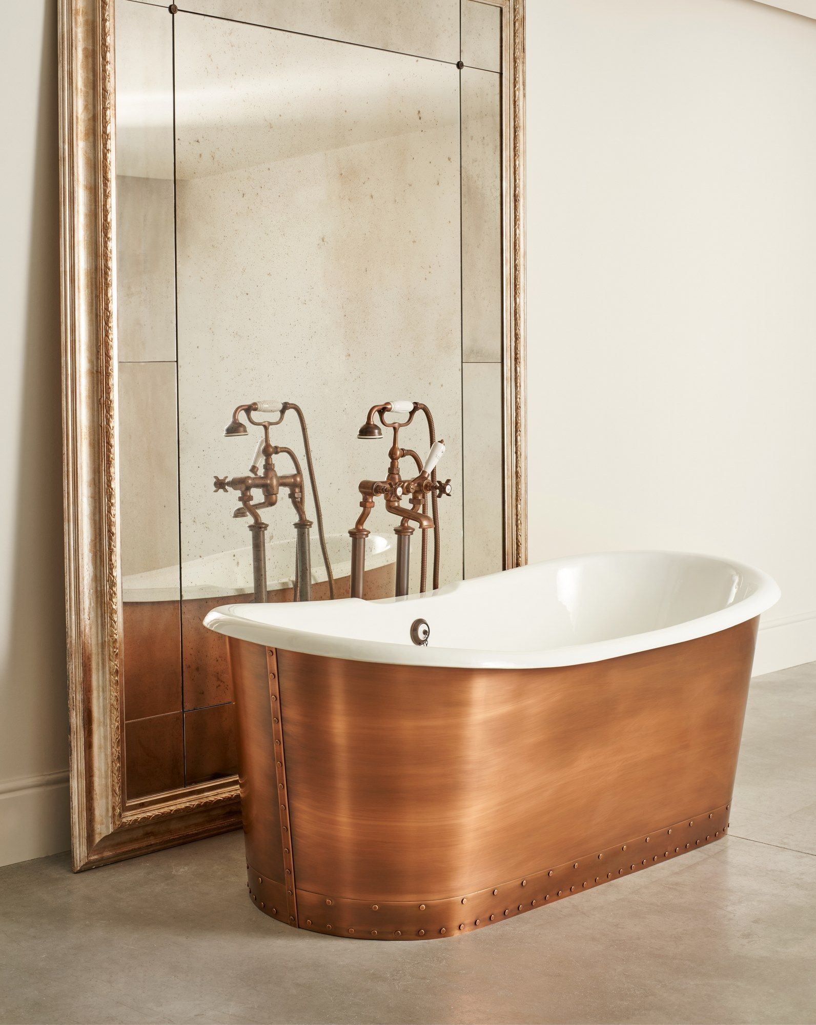AMBRA Freestanding cast iron bathtub By Devon&Devon