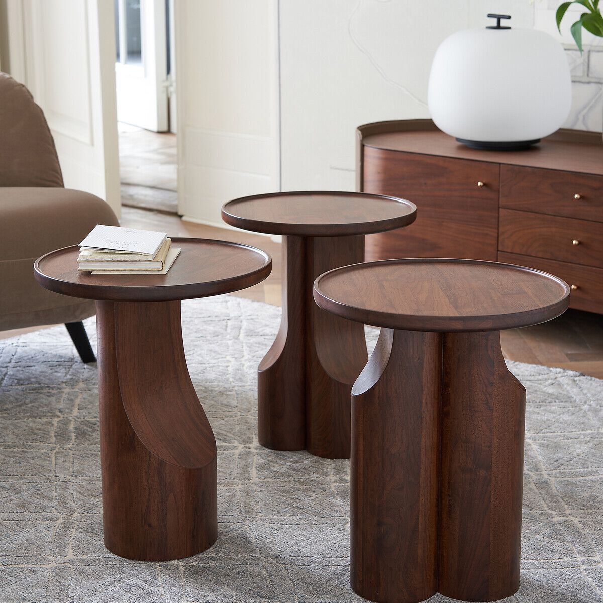 STIGIDO Round walnut side table By AMPM