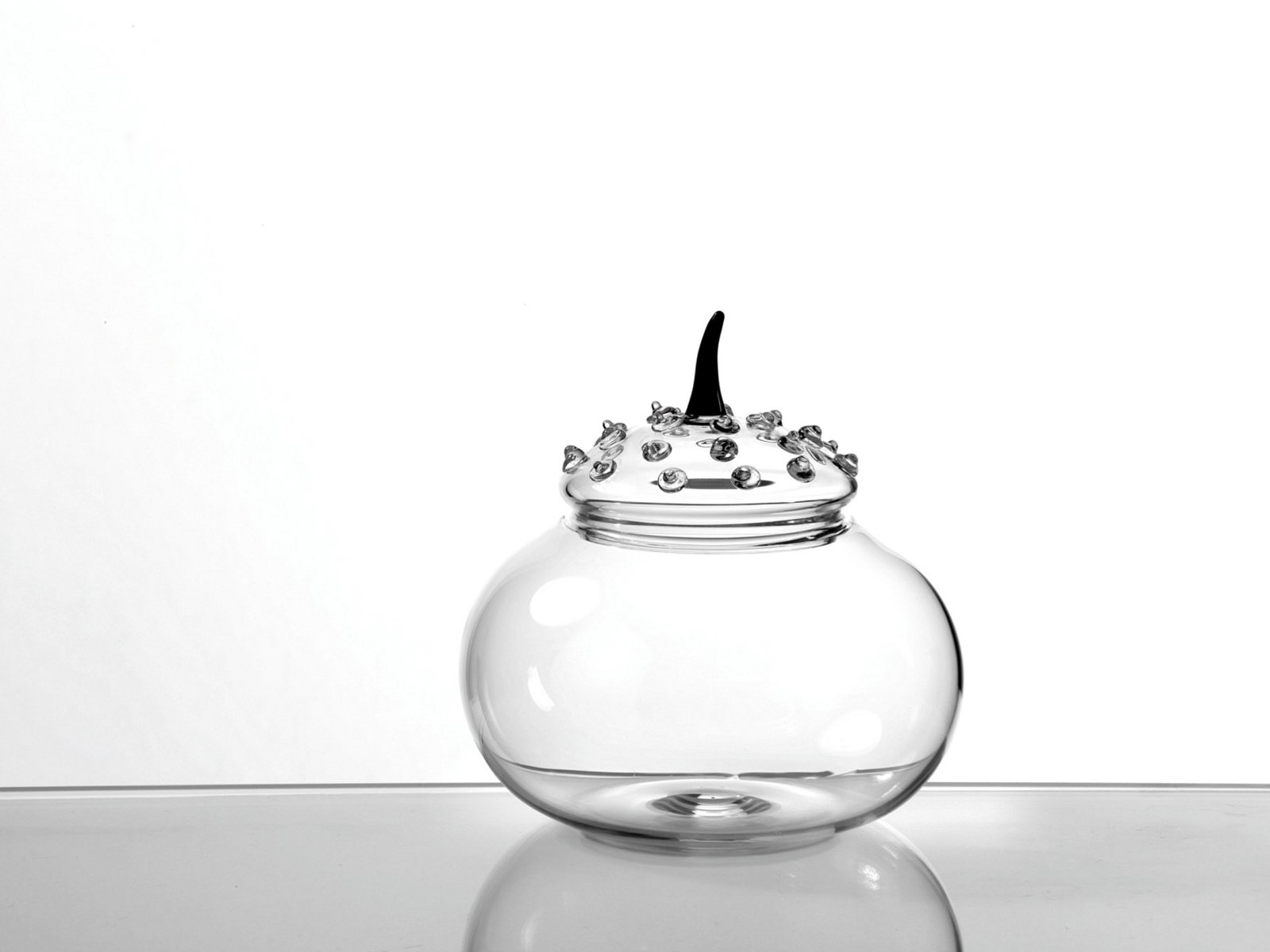AMUSE | Blown glass sugar bowl By Zieher
