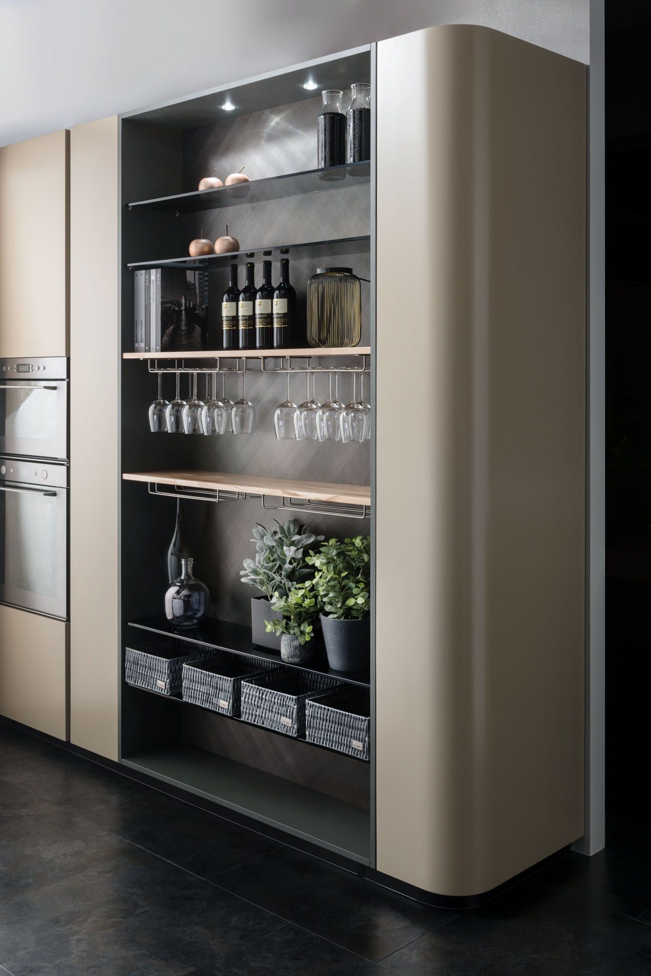 Linear Dekton® kitchen ANDROMEDA CURVY By Floritelli Cucine