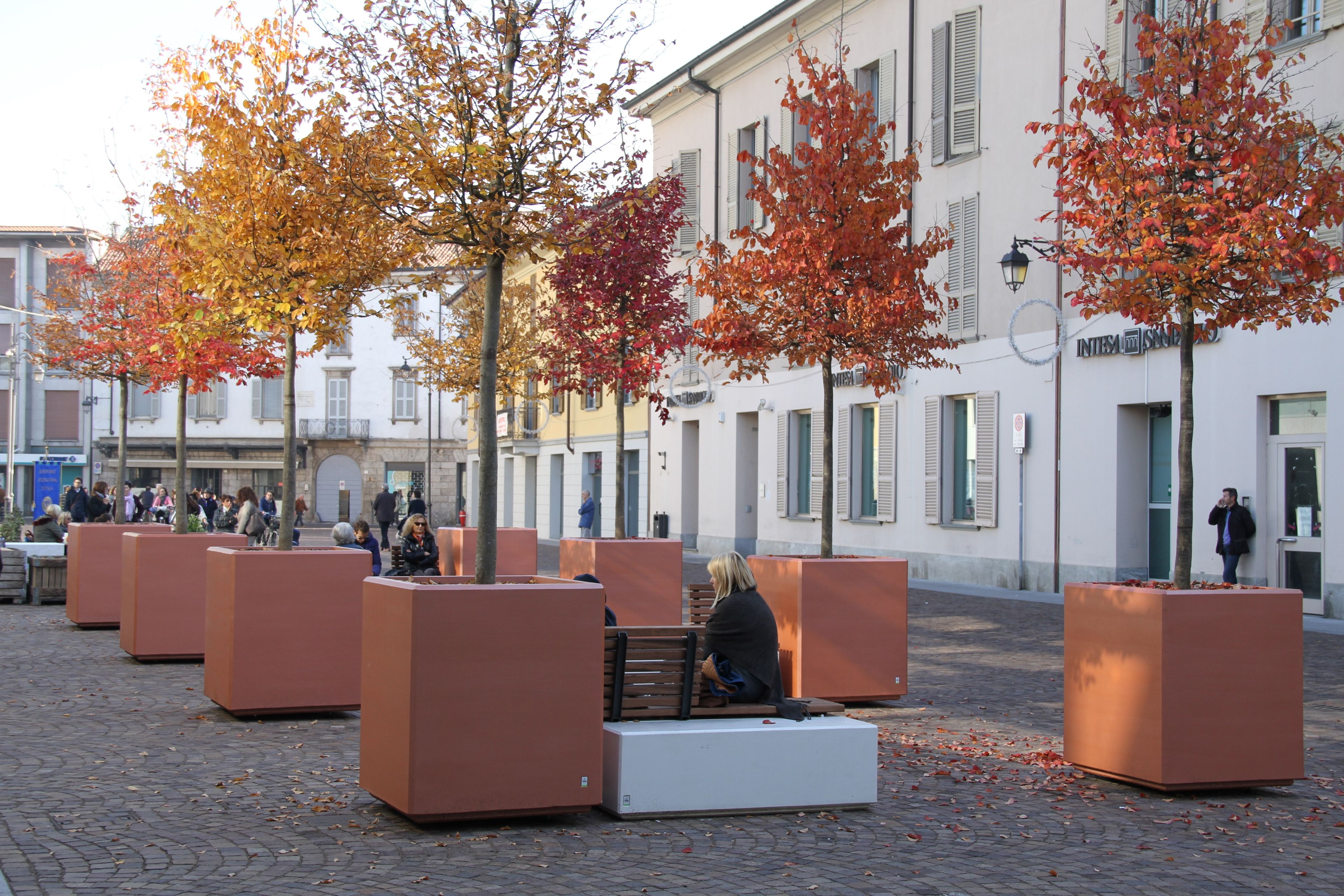 ANDROMEDA | Square flower pot By Calzolari
