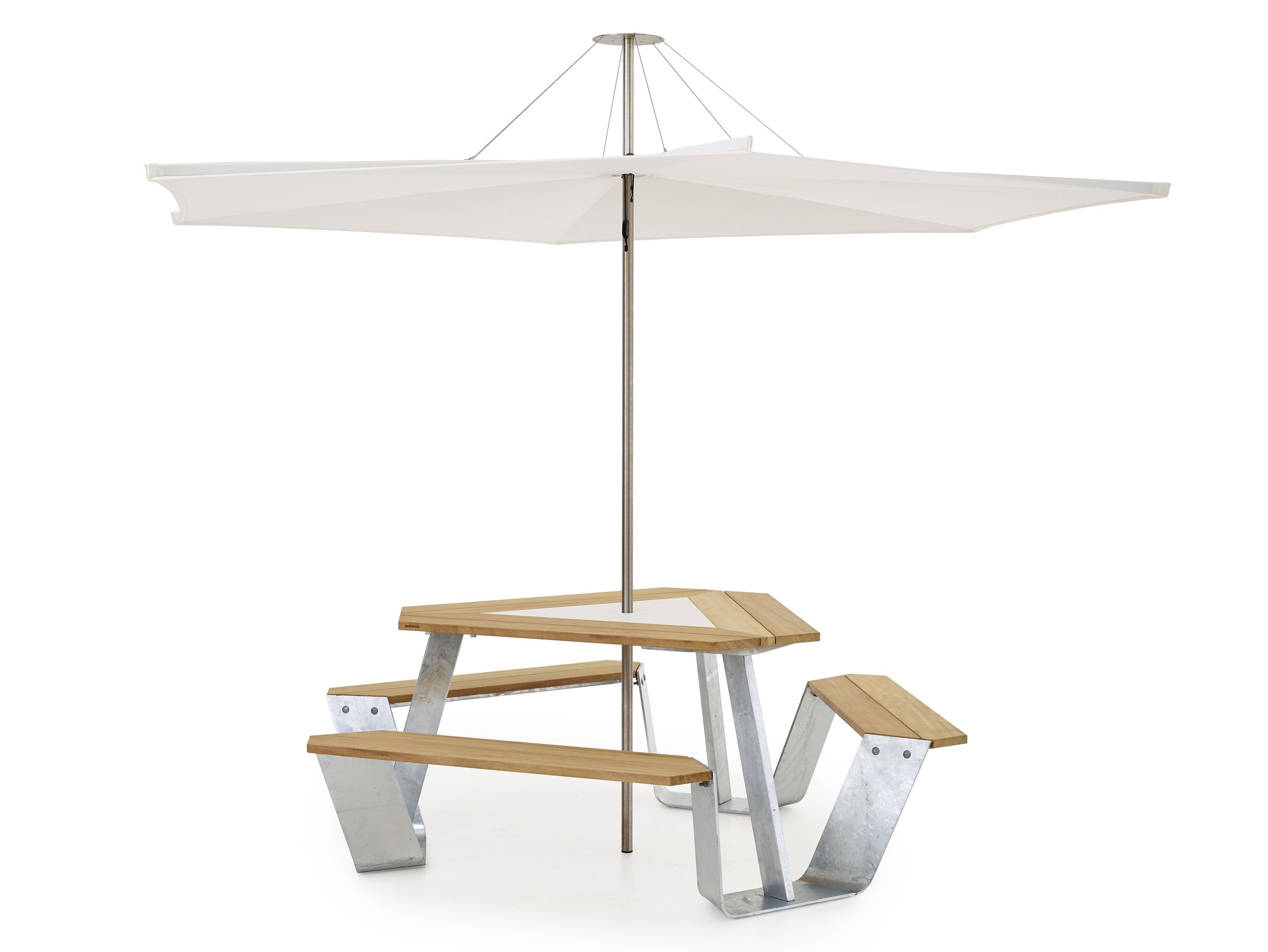 ANKER | Powder coated steel picnic table By Extremis