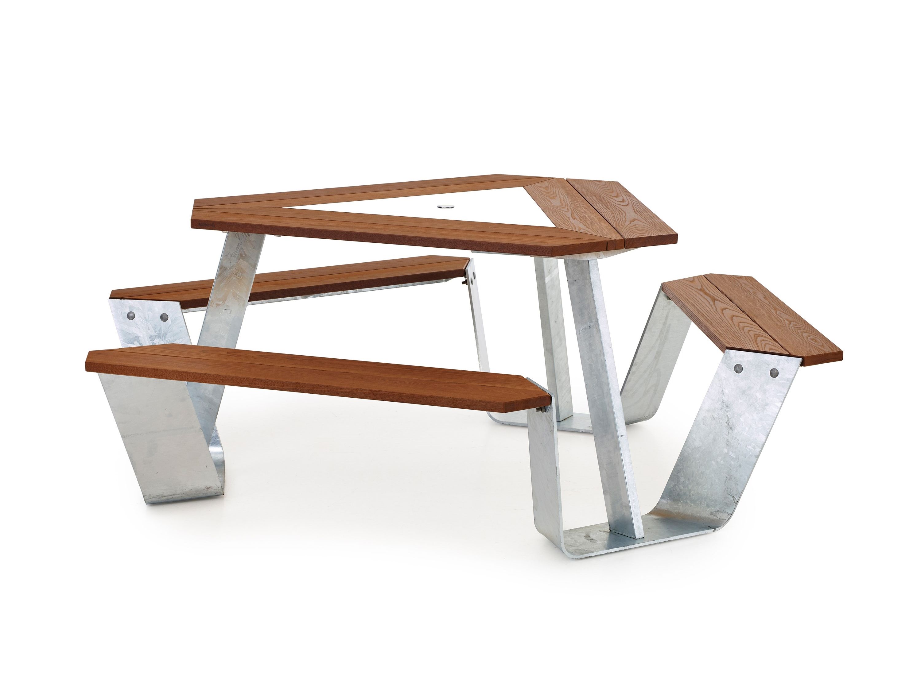 ANKER | Powder coated steel picnic table By Extremis