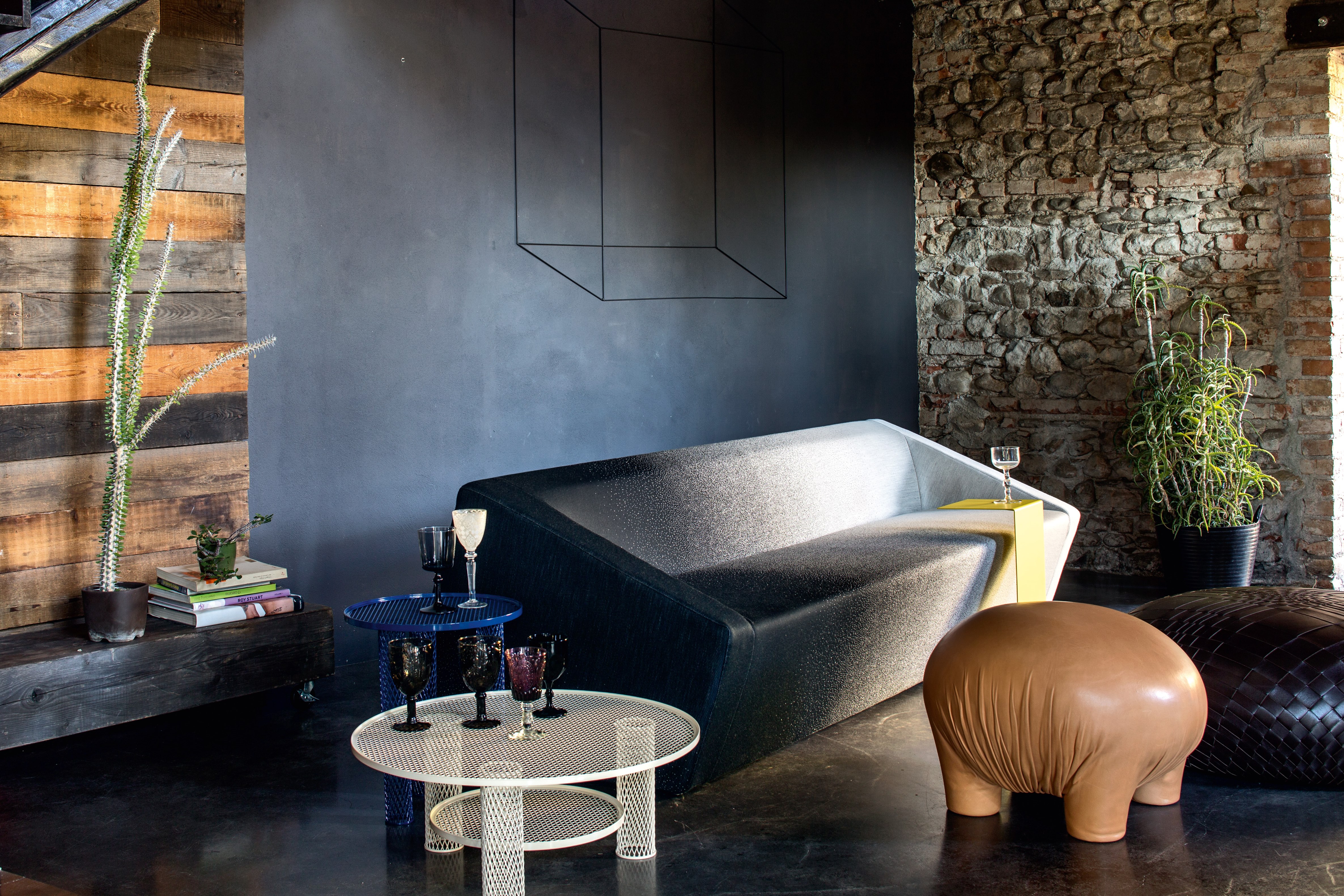 ANOMALY Pouf By Moroso | design FRONT