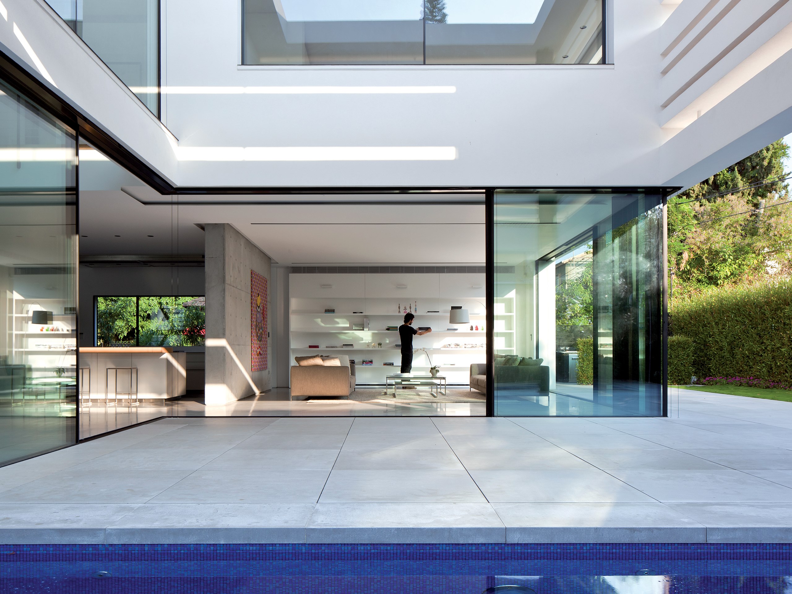 APEXFINE Glass facade By Ponzio