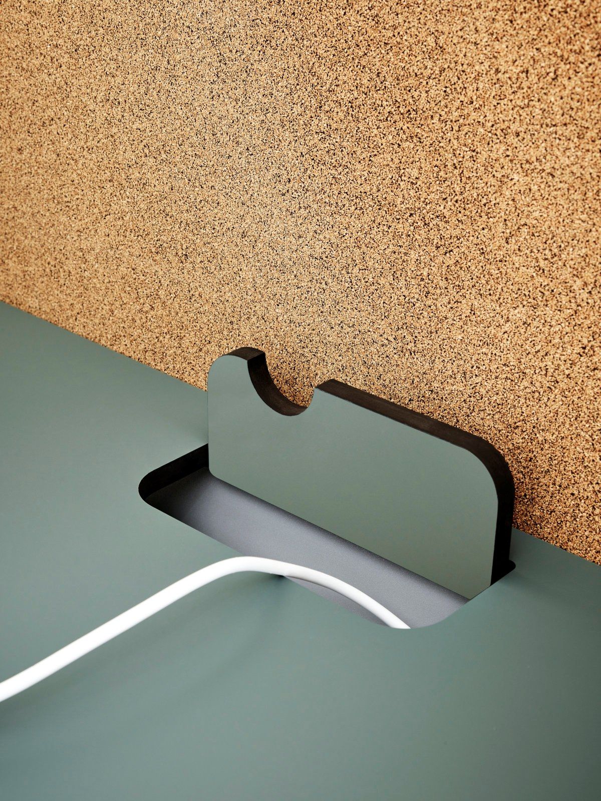 APOLLO | Office desk with overbridge By Manerba design Shane Schneck