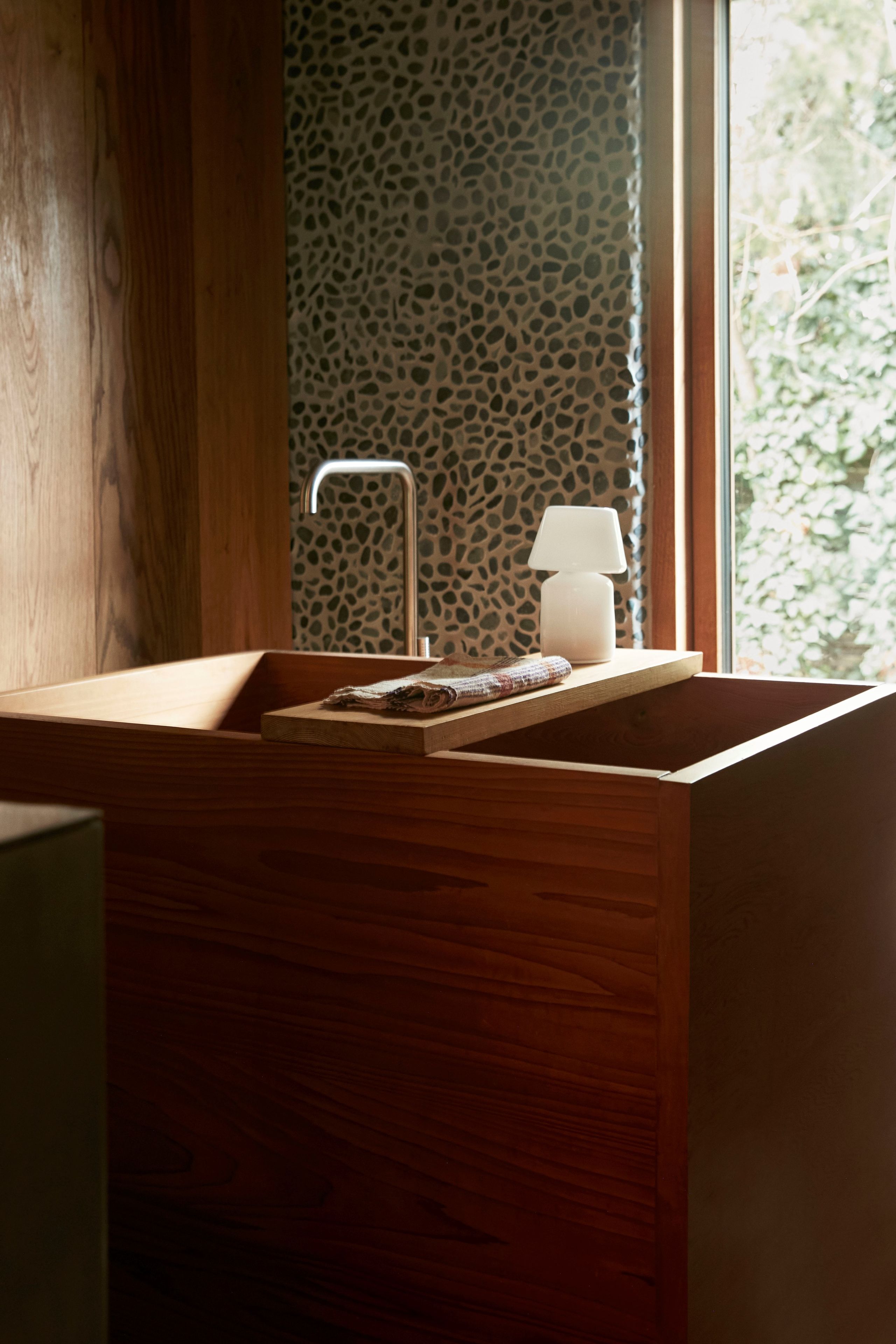 APOLLO PORTABLE LAMP Table lamp By Hay | design STUDIO 0405