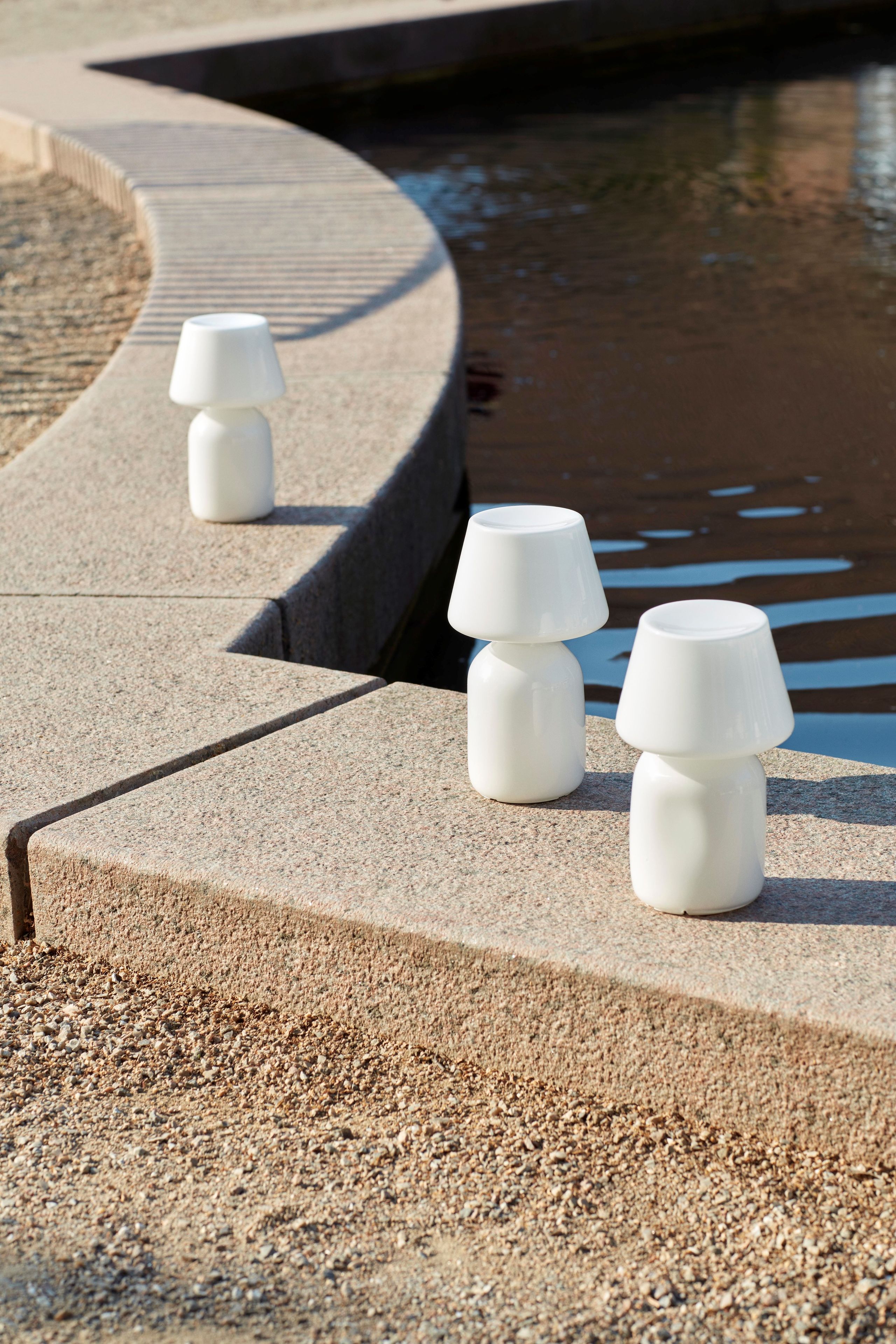 APOLLO PORTABLE LAMP Table lamp By Hay | design STUDIO 0405