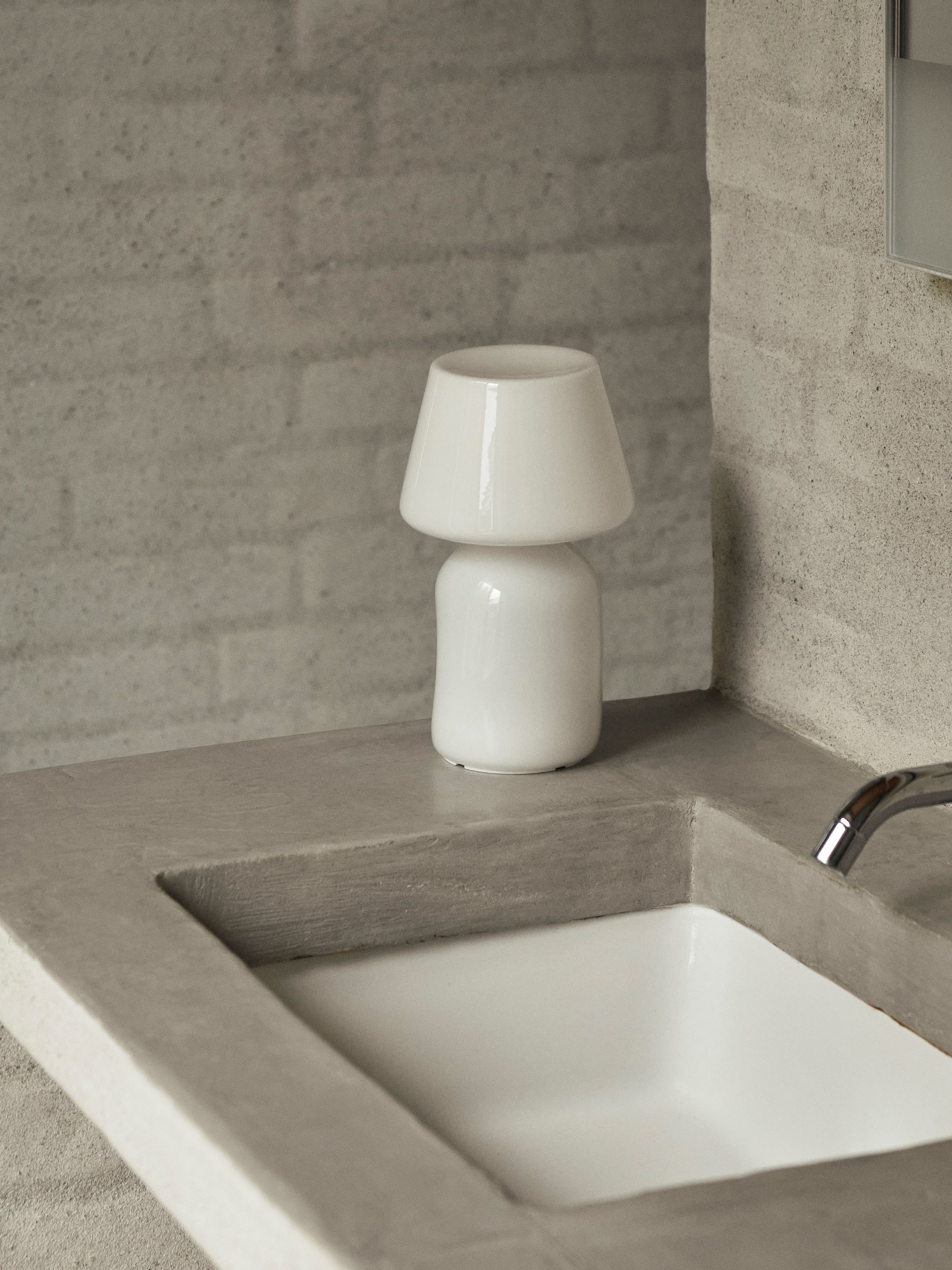 APOLLO PORTABLE LAMP Table lamp By Hay | design STUDIO 0405