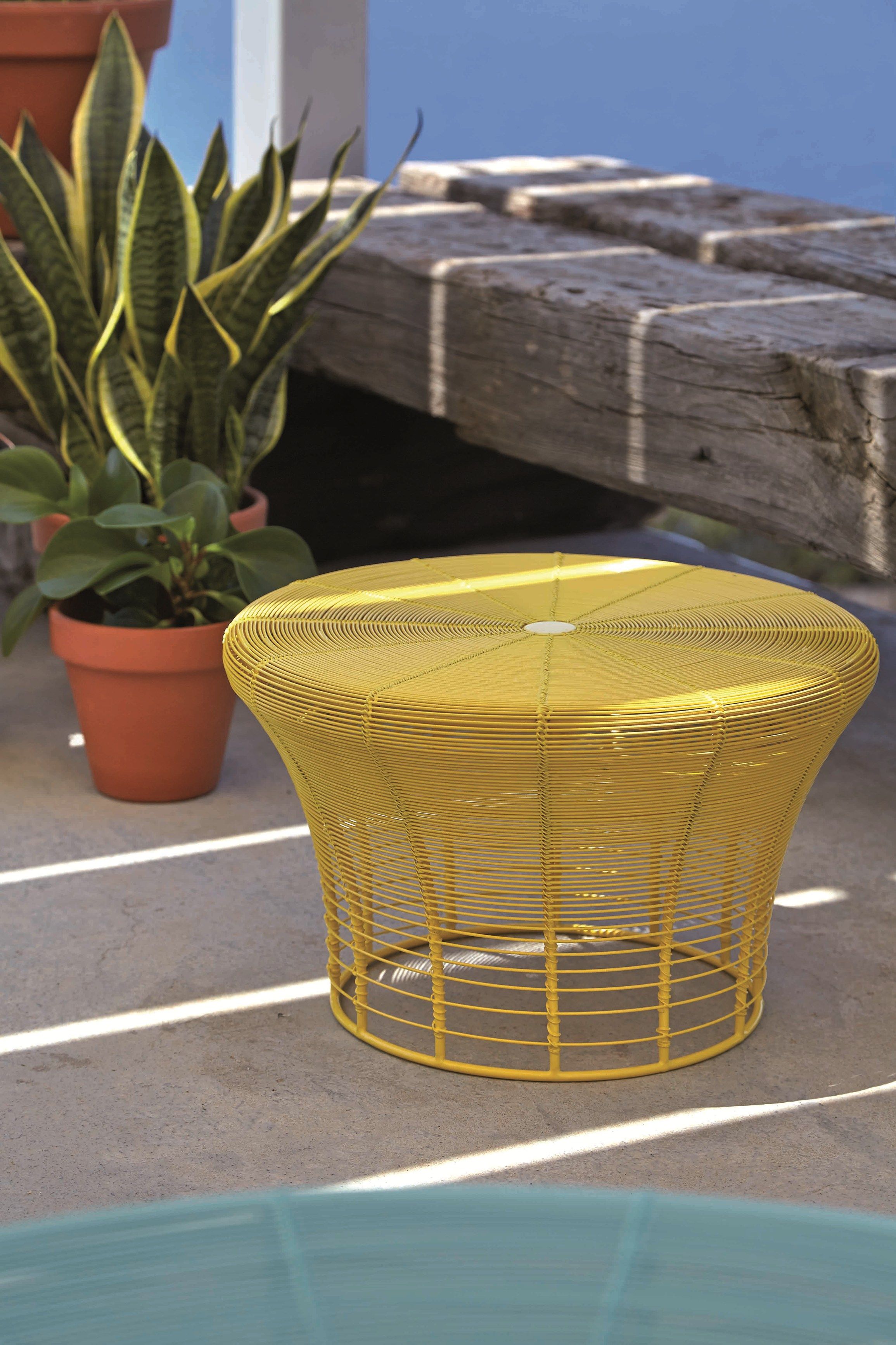 ARAM | Low stool By GAN design Nendo