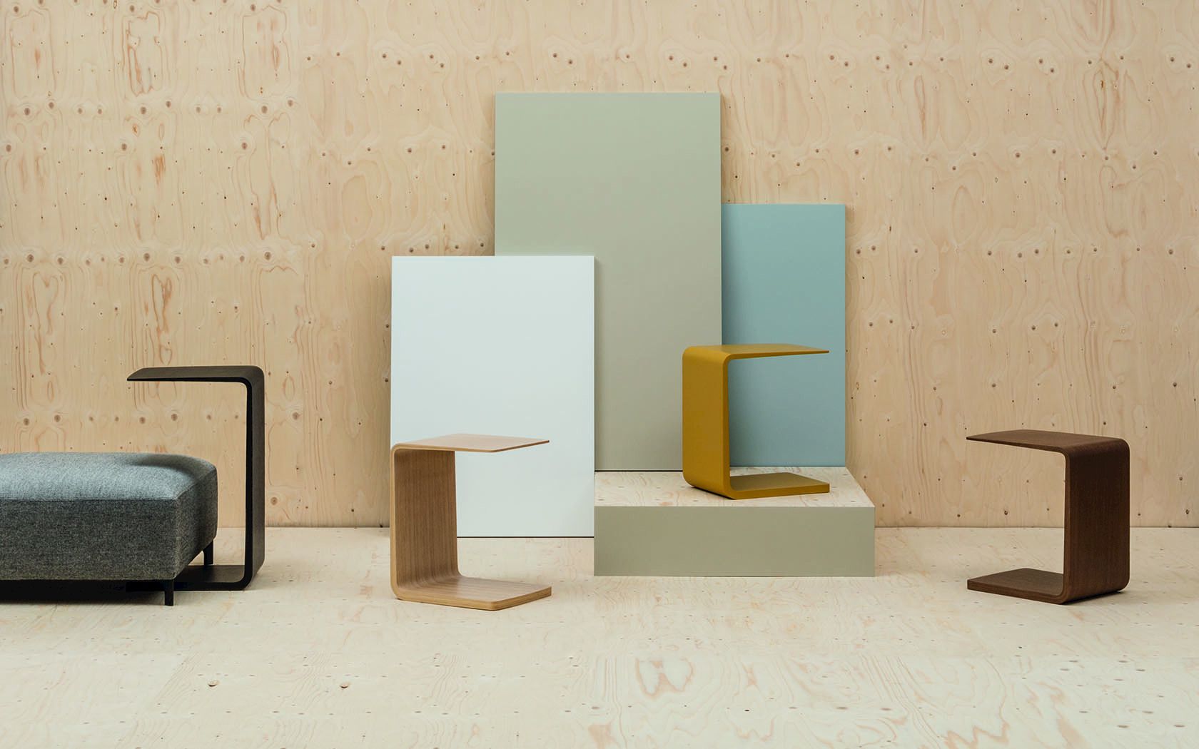 ARC TABLE ME5488 Oak coffee table By Andreu World | design Manel Molina