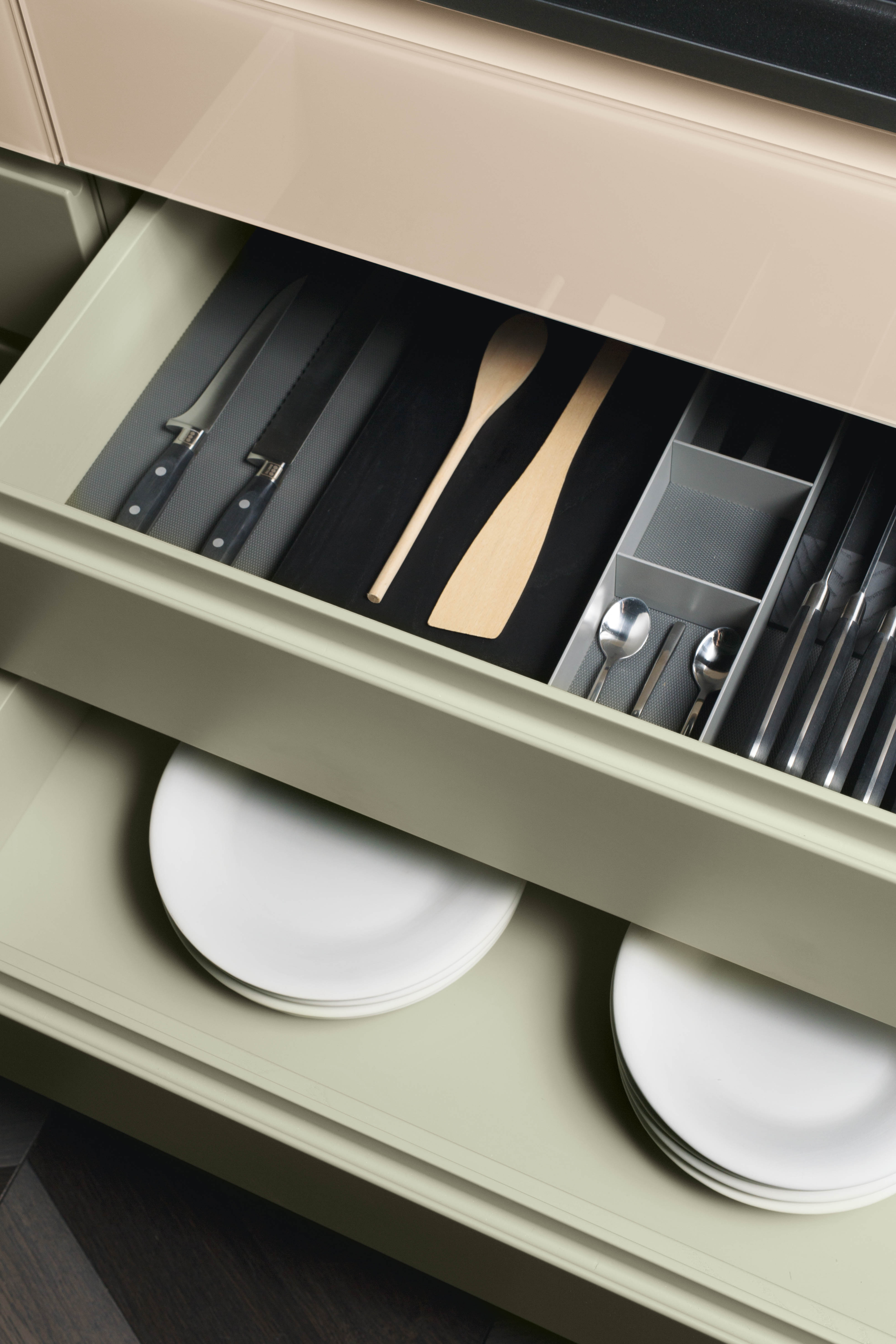 ARCHETIPO Kitchen with island By L'Ottocento | design makethatstudio