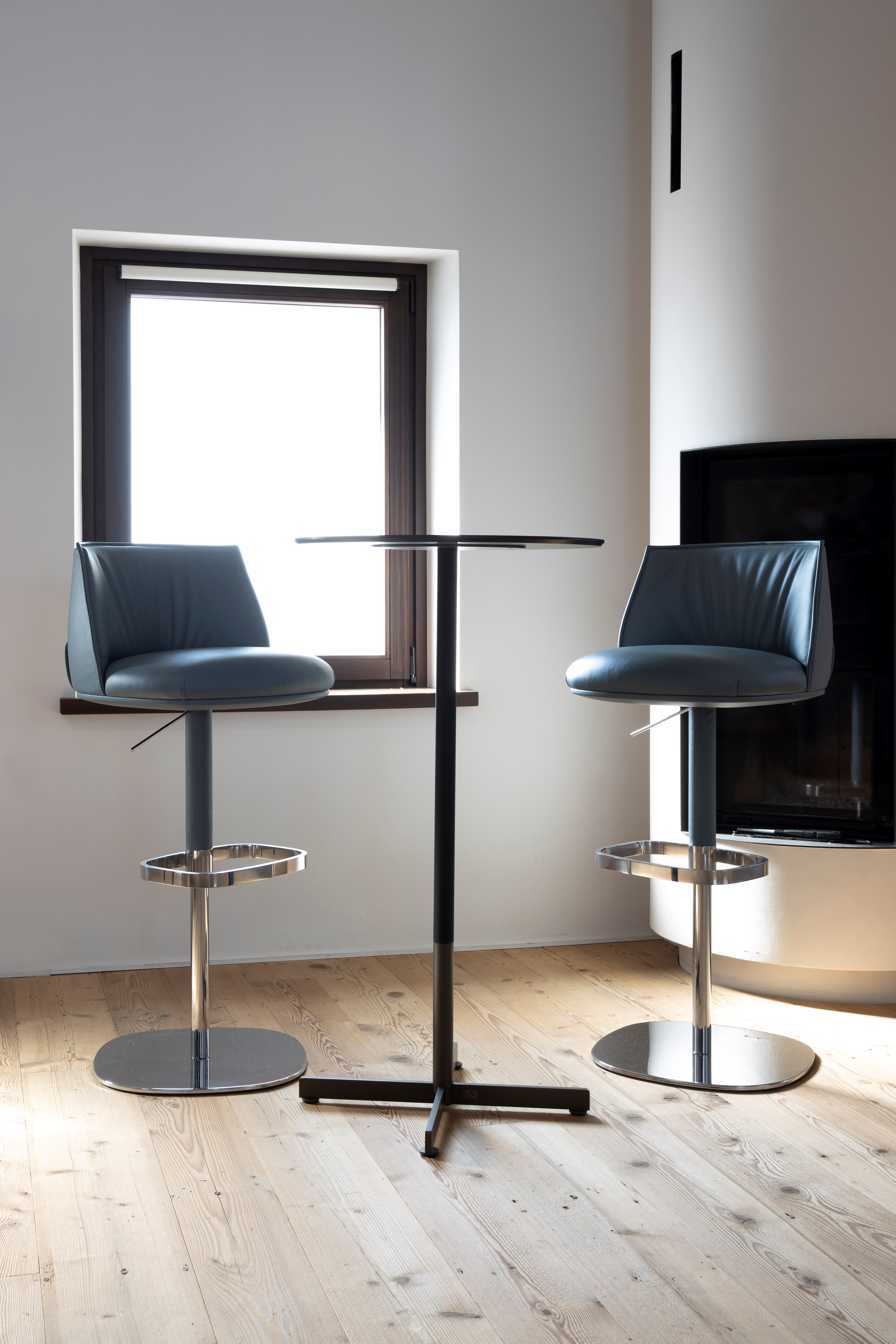 THE COLLECTION - TABLES AND CHAIRS High height-adjustable leather stool ...