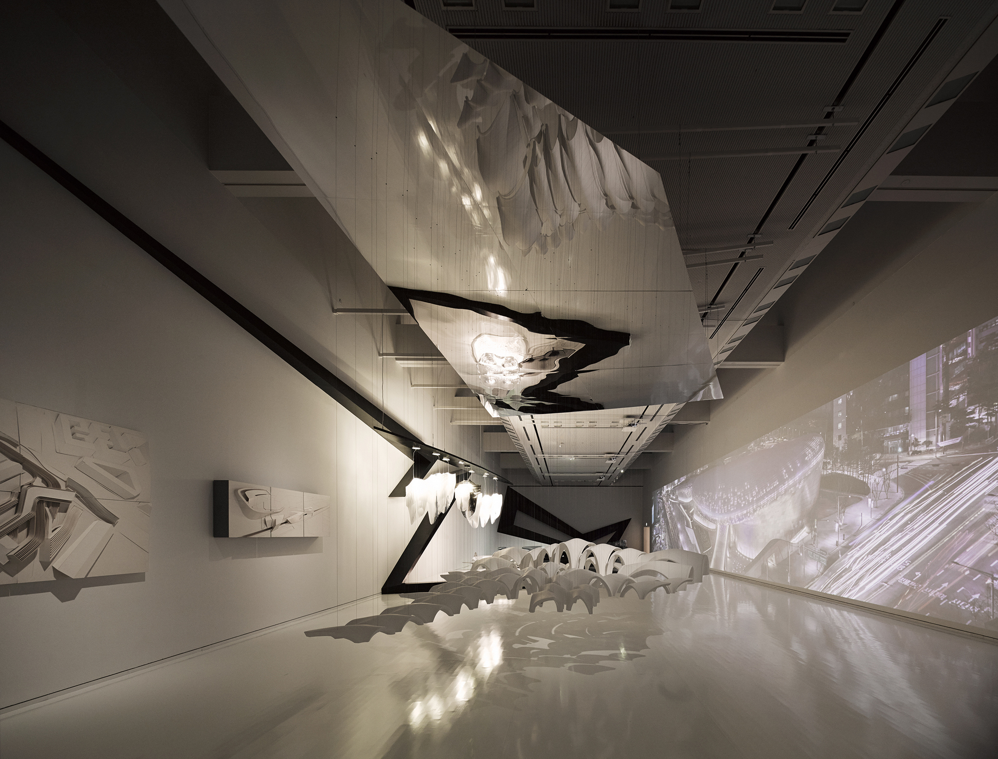 ARIA Pendant lamp By Slamp | design Zaha Hadid Design