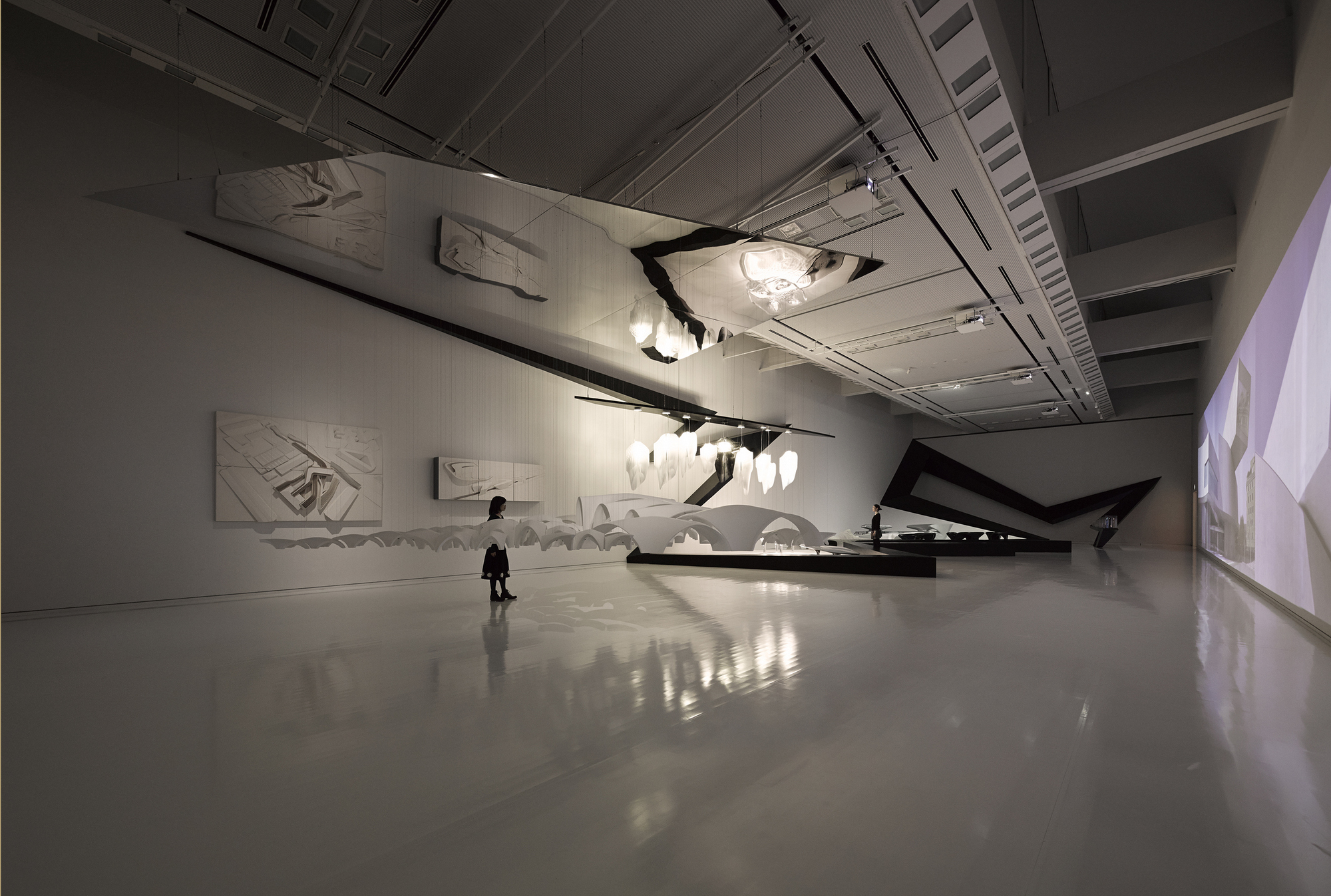 ARIA Pendant lamp By Slamp | design Zaha Hadid Design