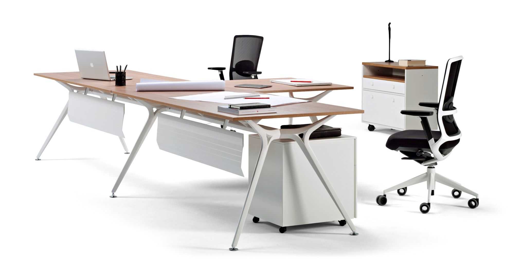 ARKITEK | Multiple office desk By ACTIU design Marcelo Alegre