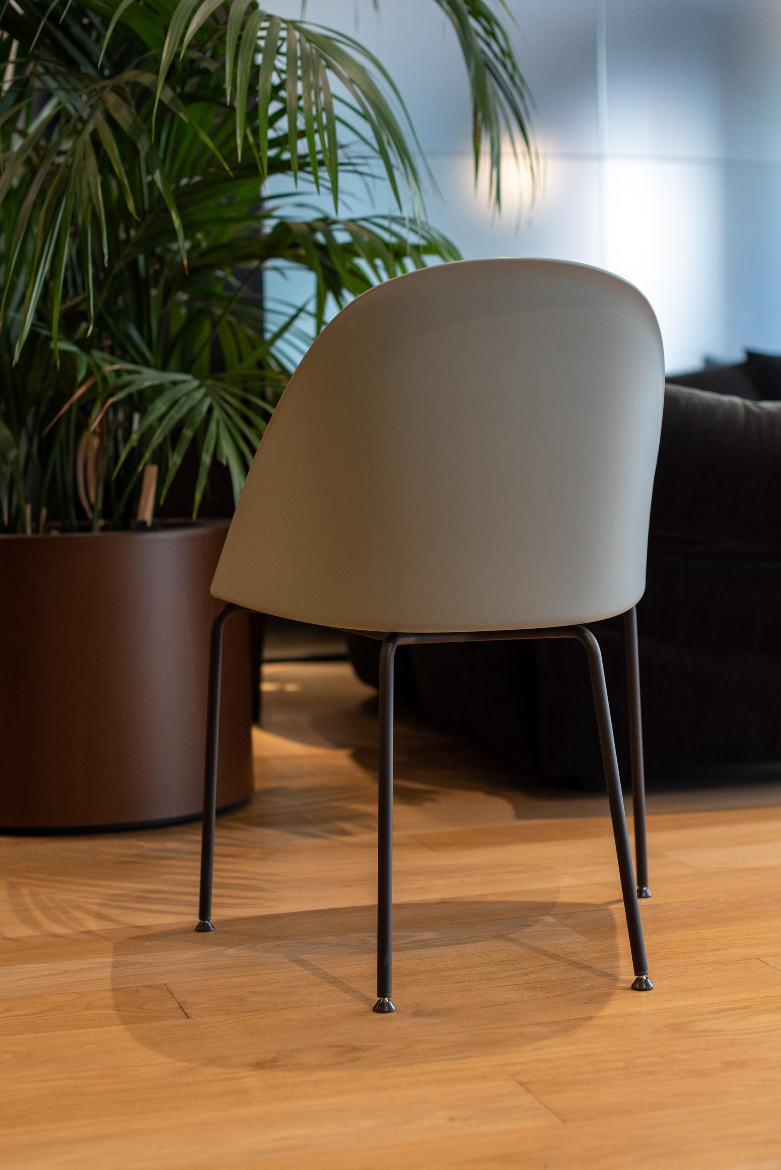 Silla de polipropileno con cojin integrado ARPER - CILA By In Stock