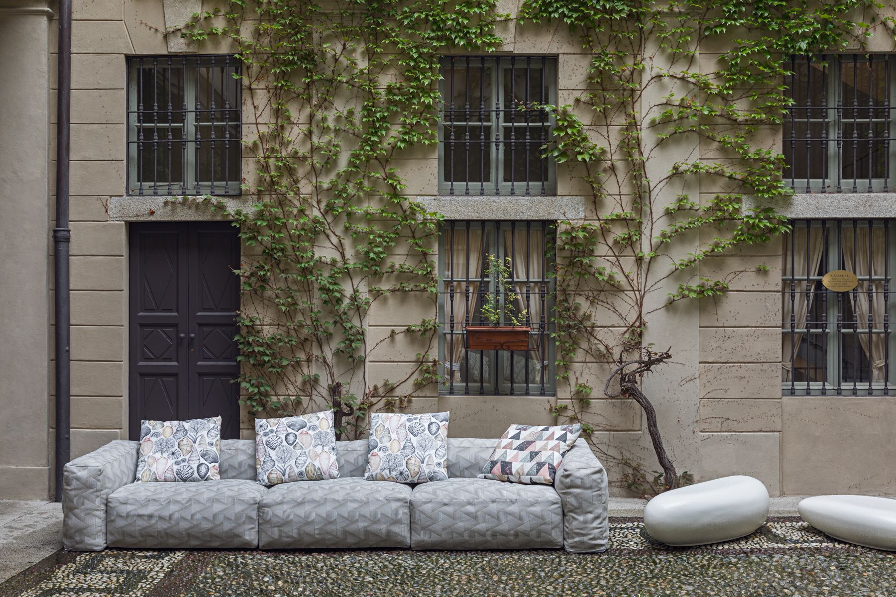 Sectional sofa ASPETTAMI By ERBA ITALIA design Giorgio Soressi