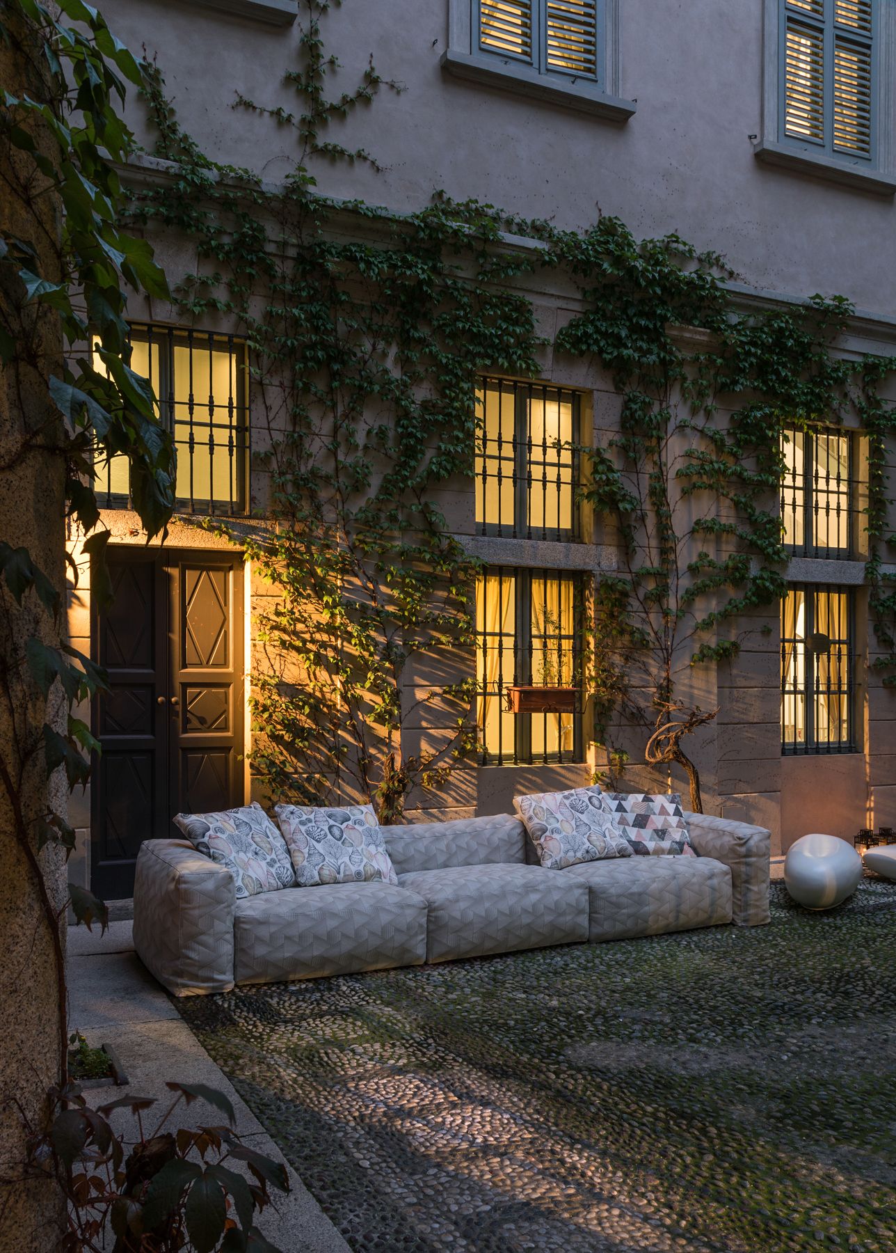 Sectional sofa ASPETTAMI By ERBA ITALIA design Giorgio Soressi